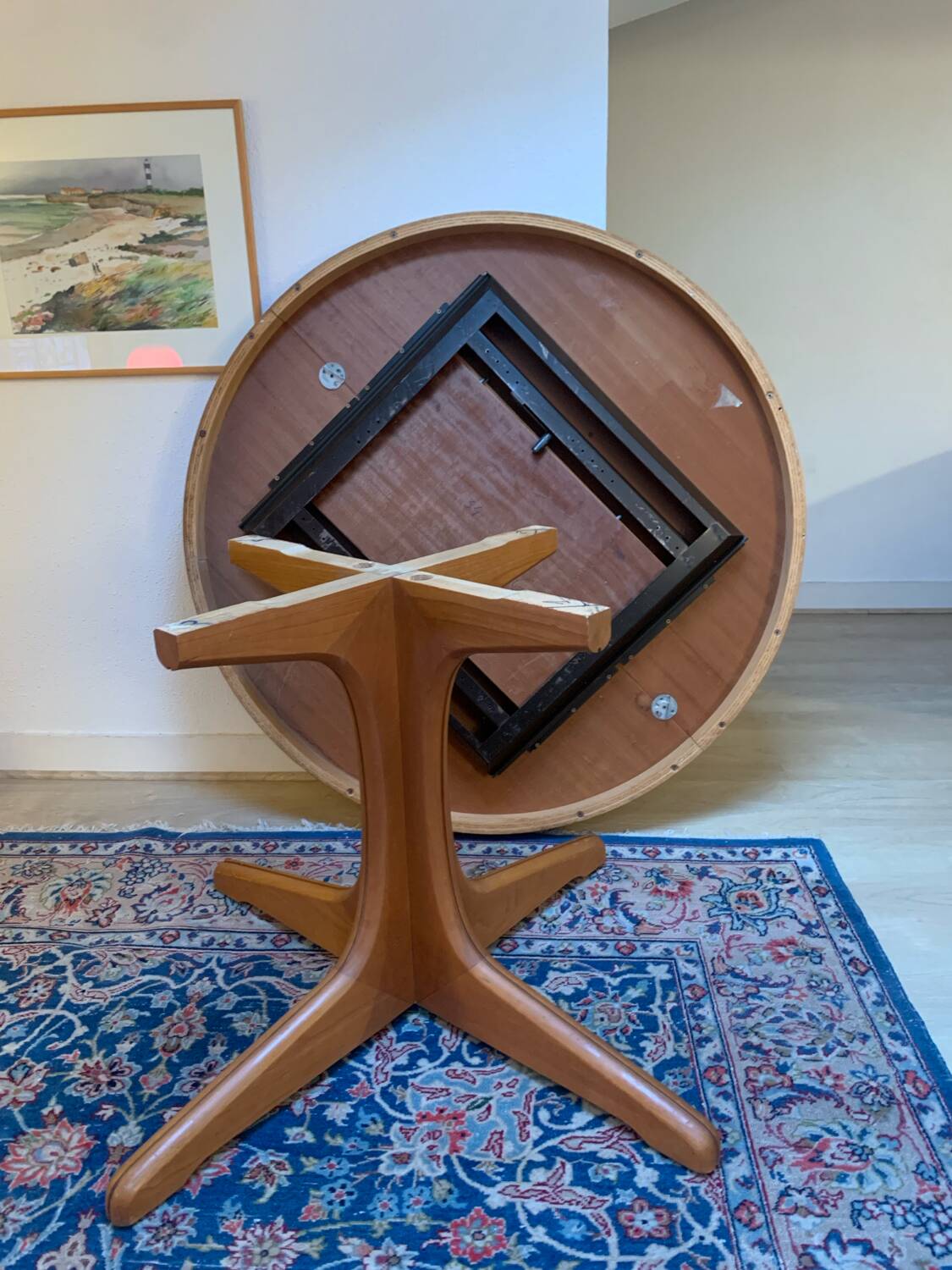 Vintage Scandinavian round table with central leg from the 60s and 70s ...