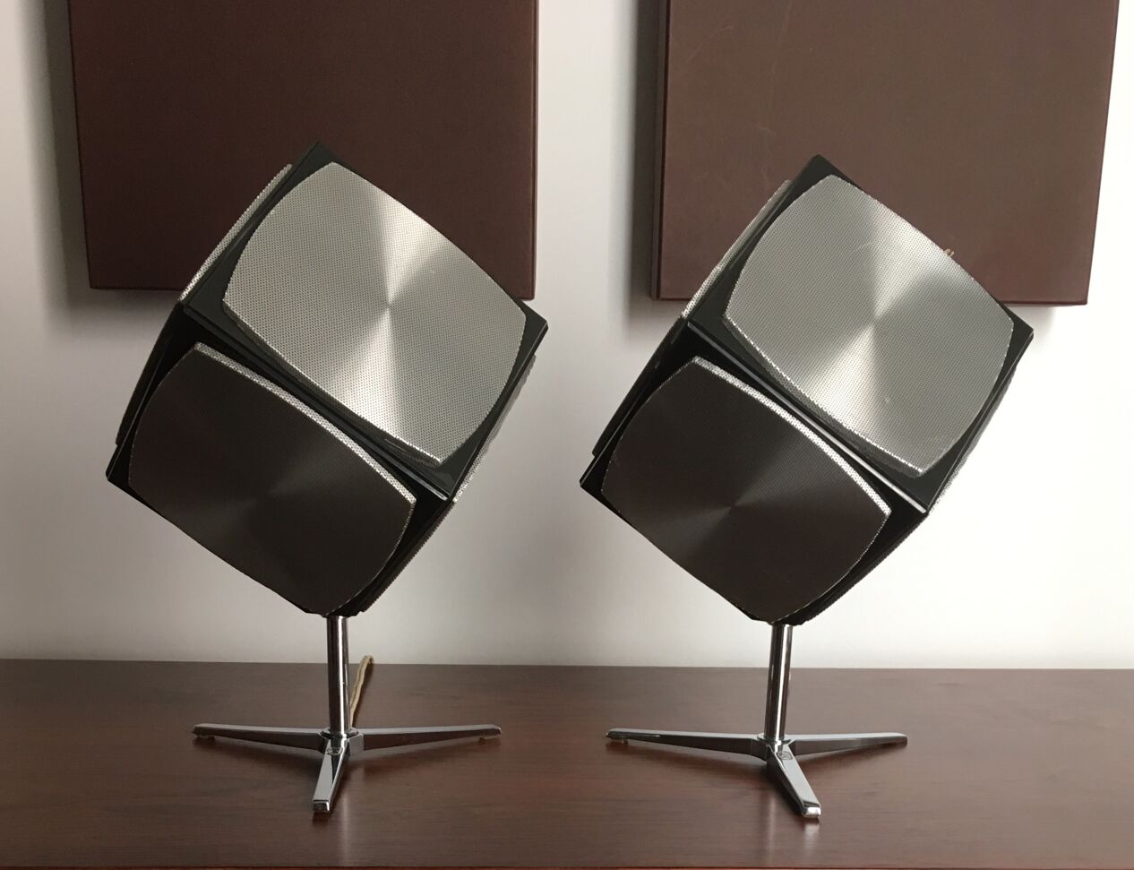Legendary pair of grundig Audiorama speakers 700 cubes Legendary pair of grundig Audiorama speakers 700 cubes