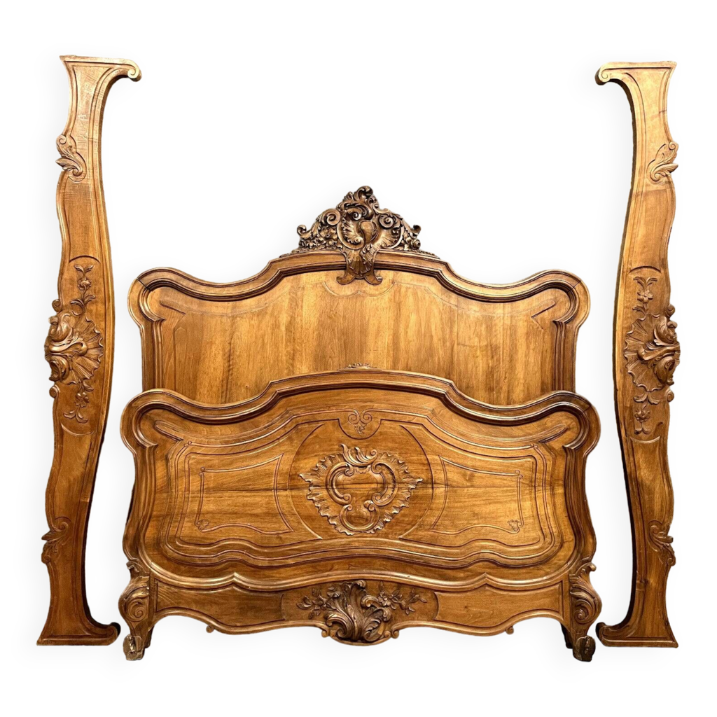 Lit de centre de style Louis XV de forme violonée en noyer vers 1850 ...