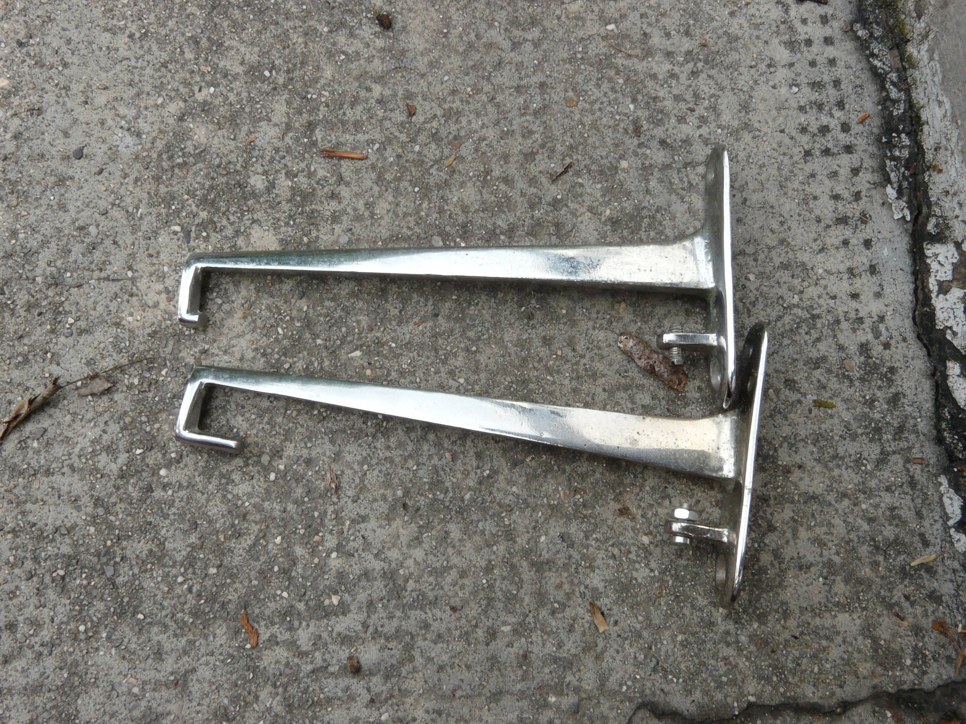 Bathroom shelf with its original chrome supports | Selency