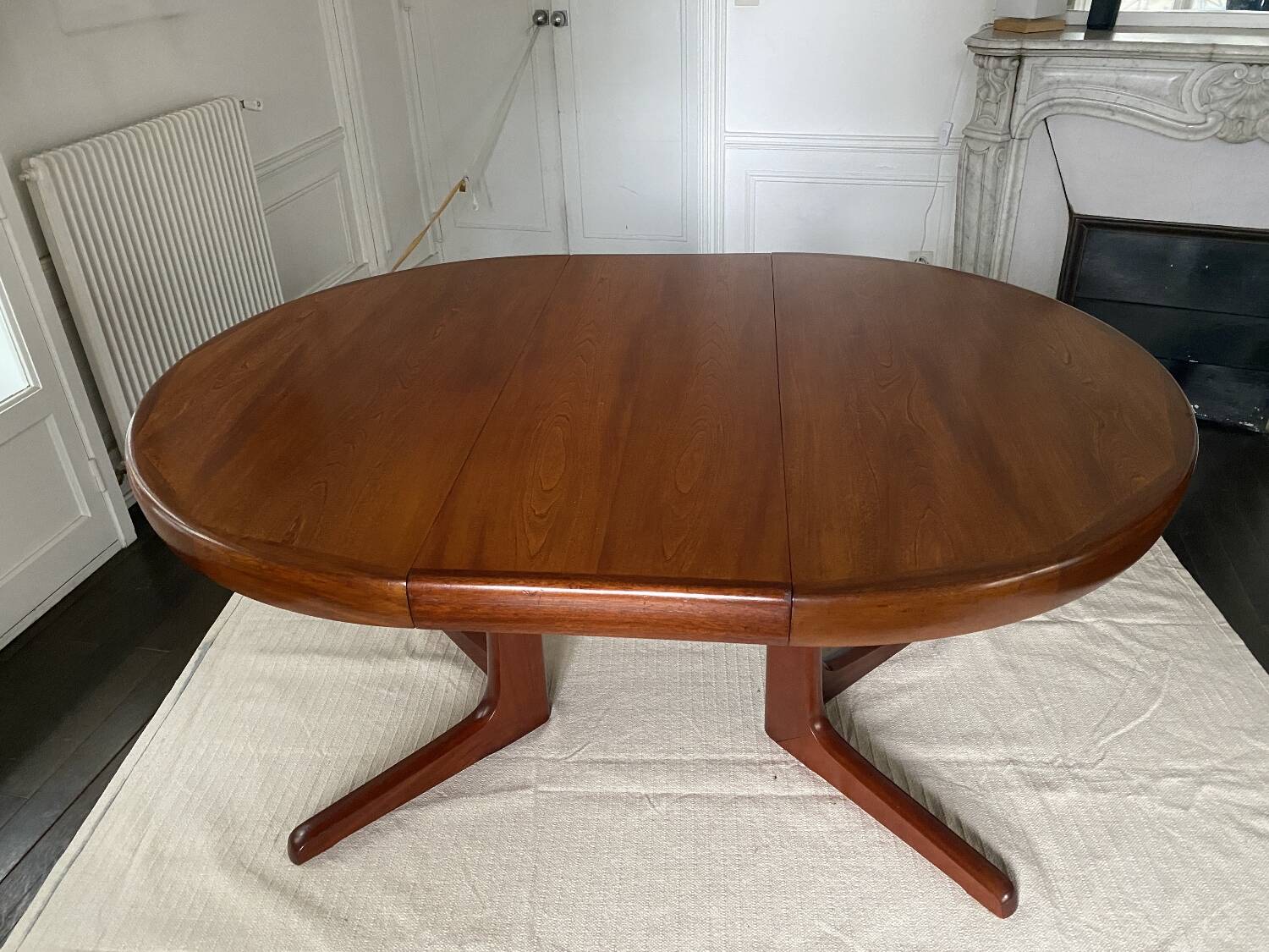 Table Baumann ronde et extensible (4 à 8 pers) en teck - Design ...