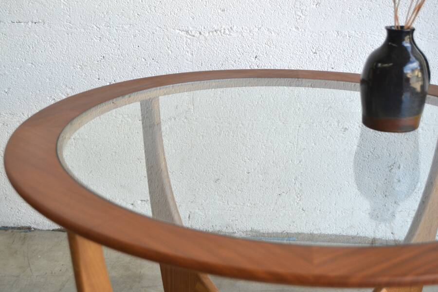 Round coffee table by Victor Wilkins * D84 cm | Selency