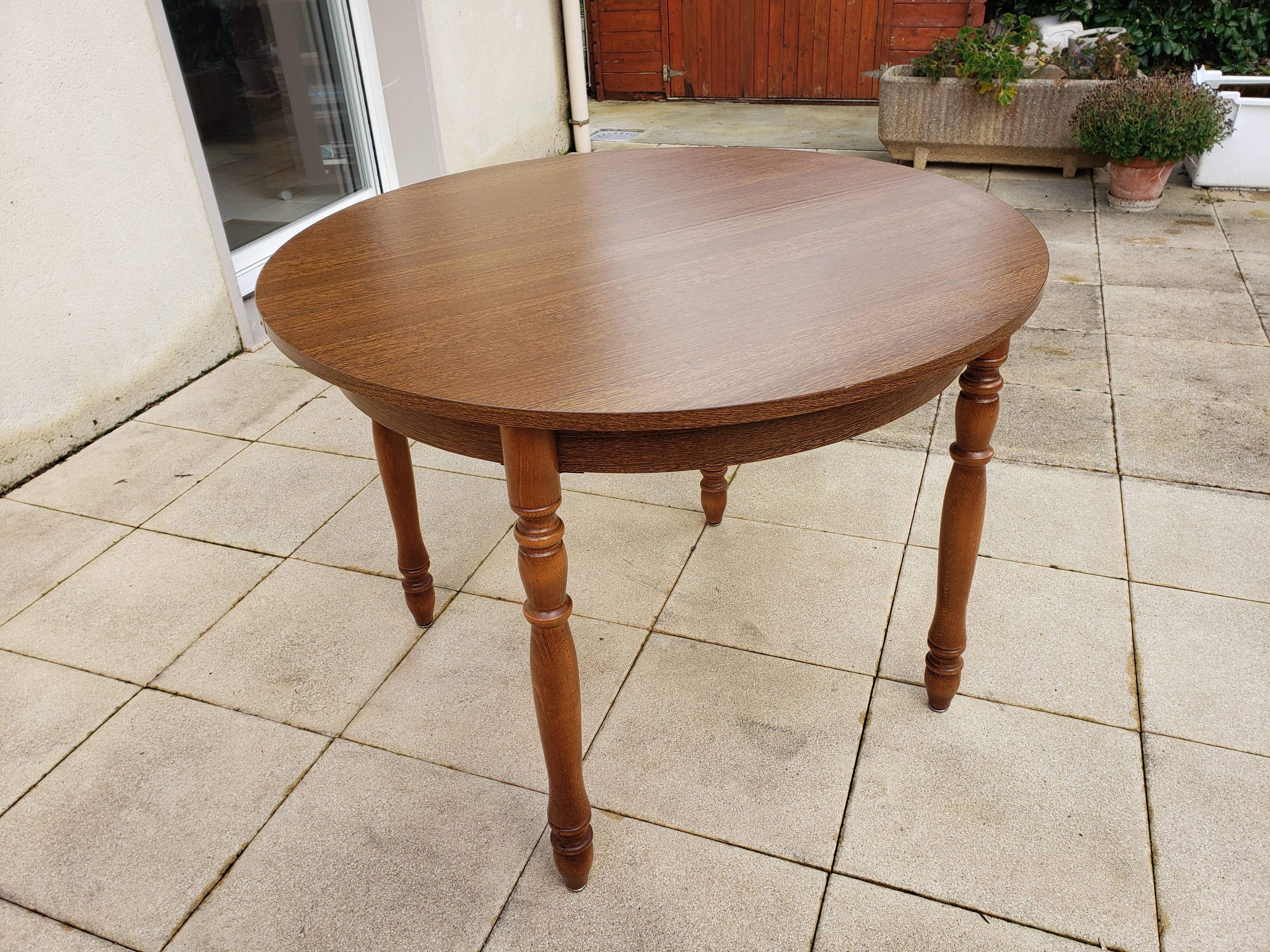 Table ronde extensible année 70 | Selency