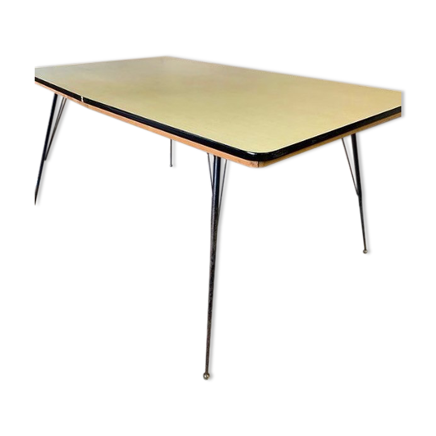 Table formica vintage rouge et jaune et ses 2 chaises | Selency