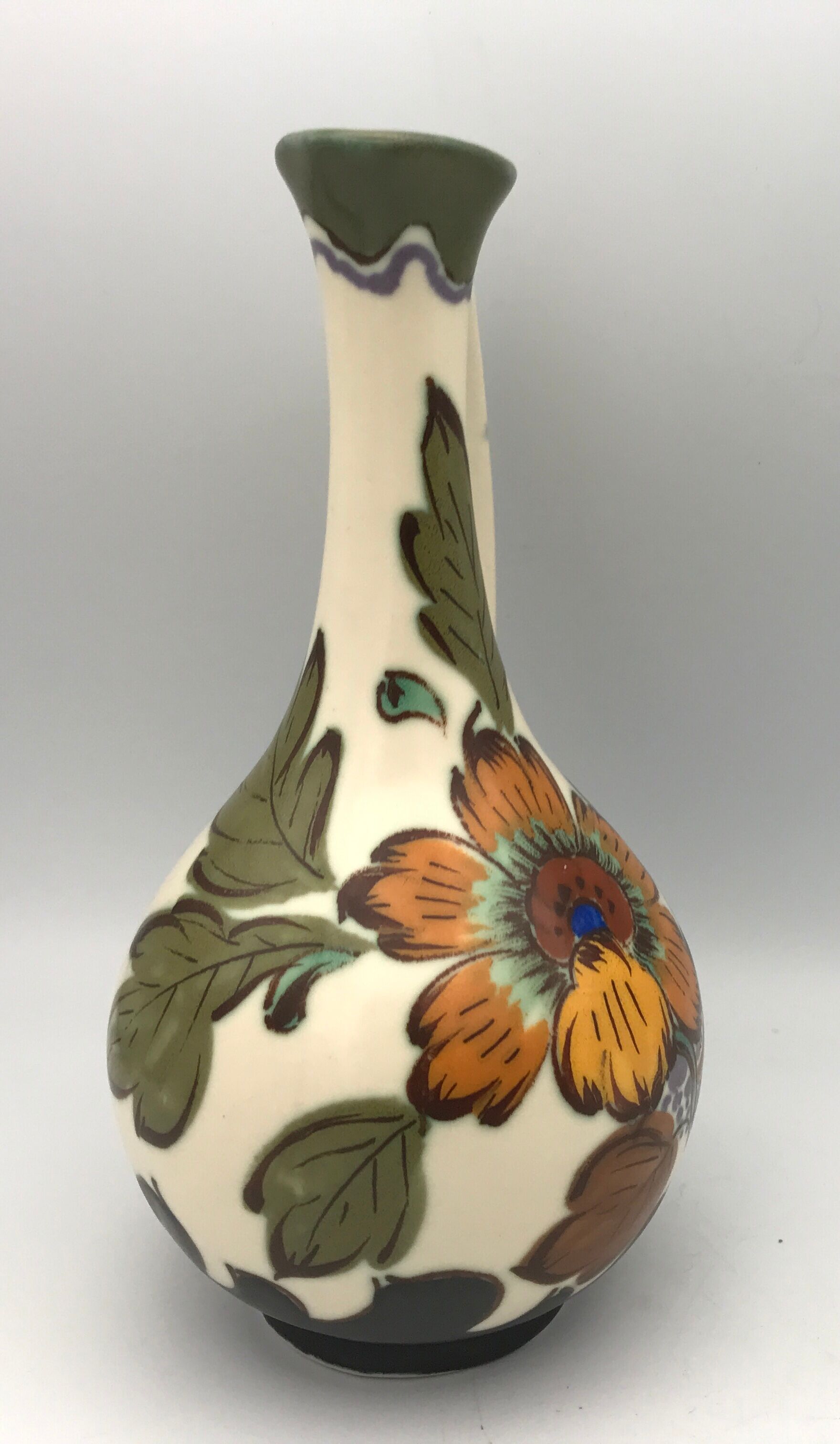 Ancien vase en porcelaine royal gouda hollande décor main signé, 18 cm ...