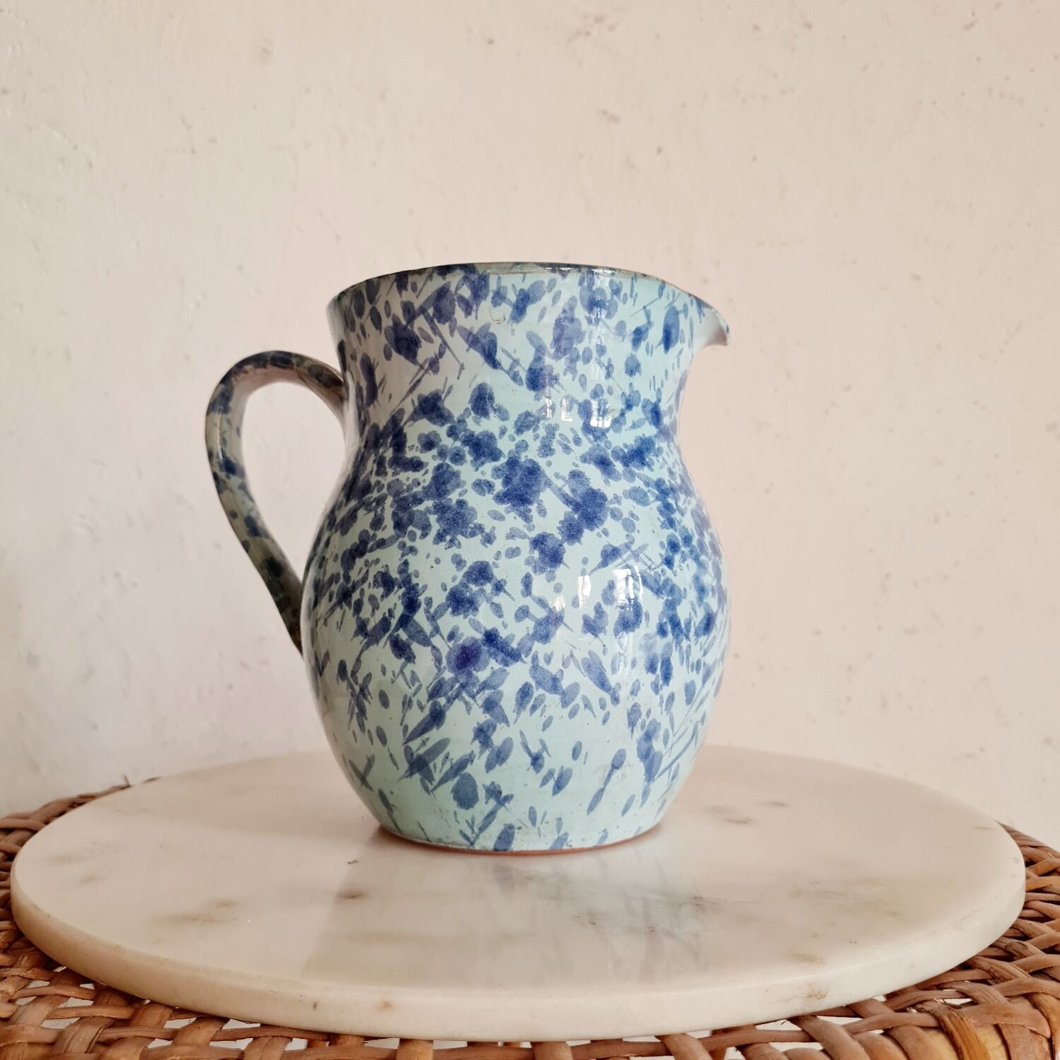 Pichet ancien bleu moucheté | Selency