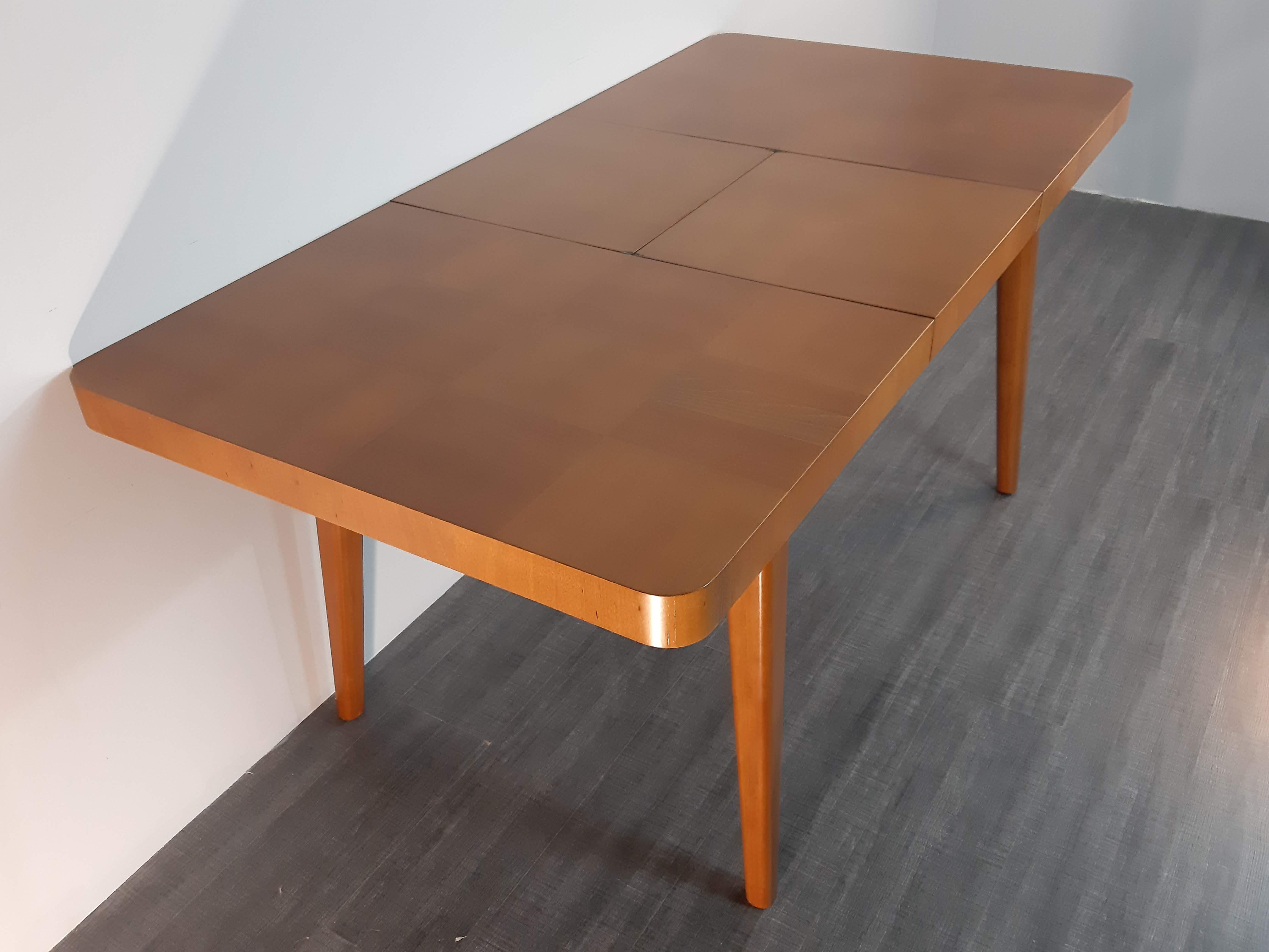 Table extensible plateau damier en merisier, vintage Tchèque 1950 | Selency
