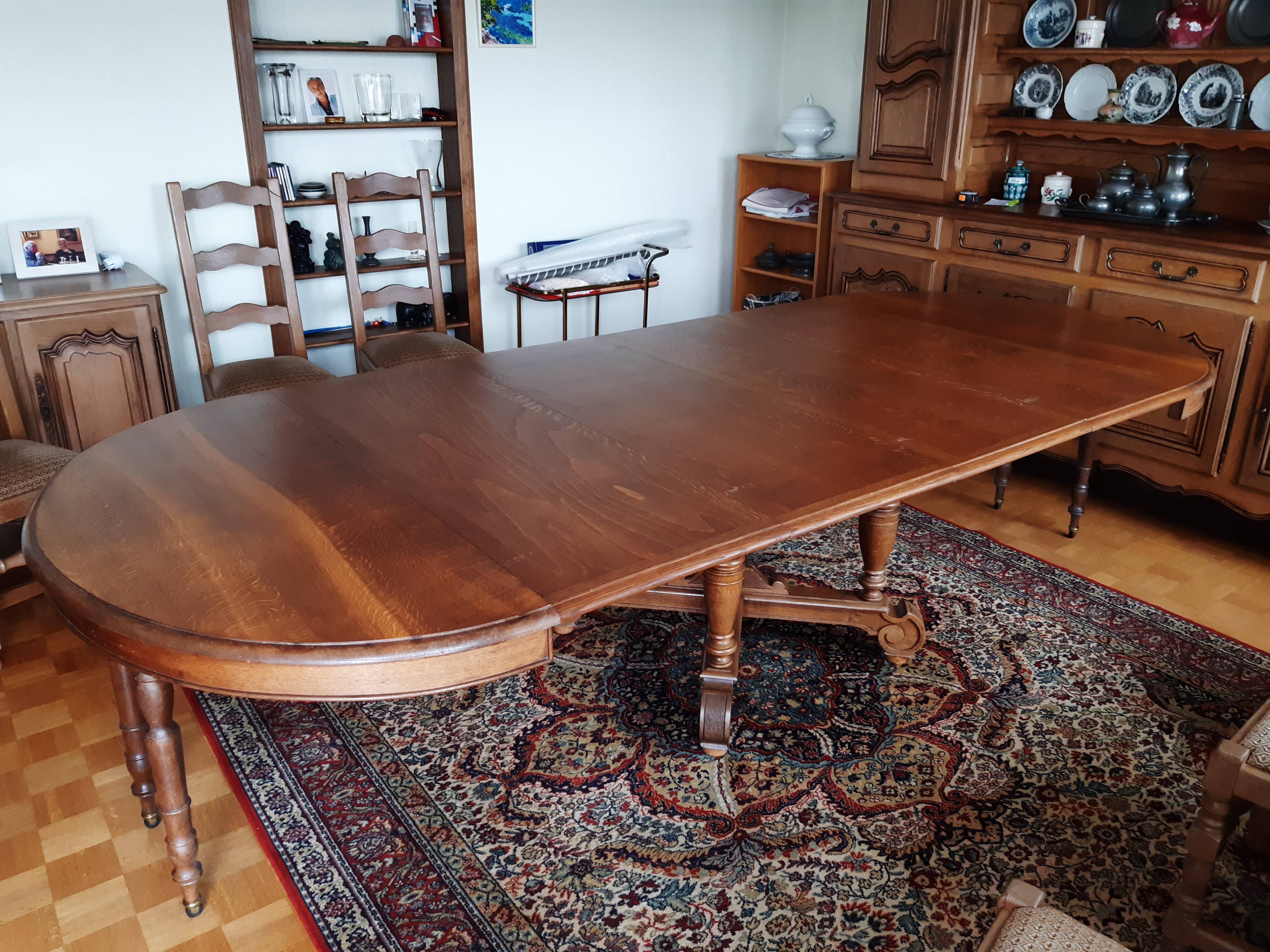 Table ronde en chêne massif | Selency