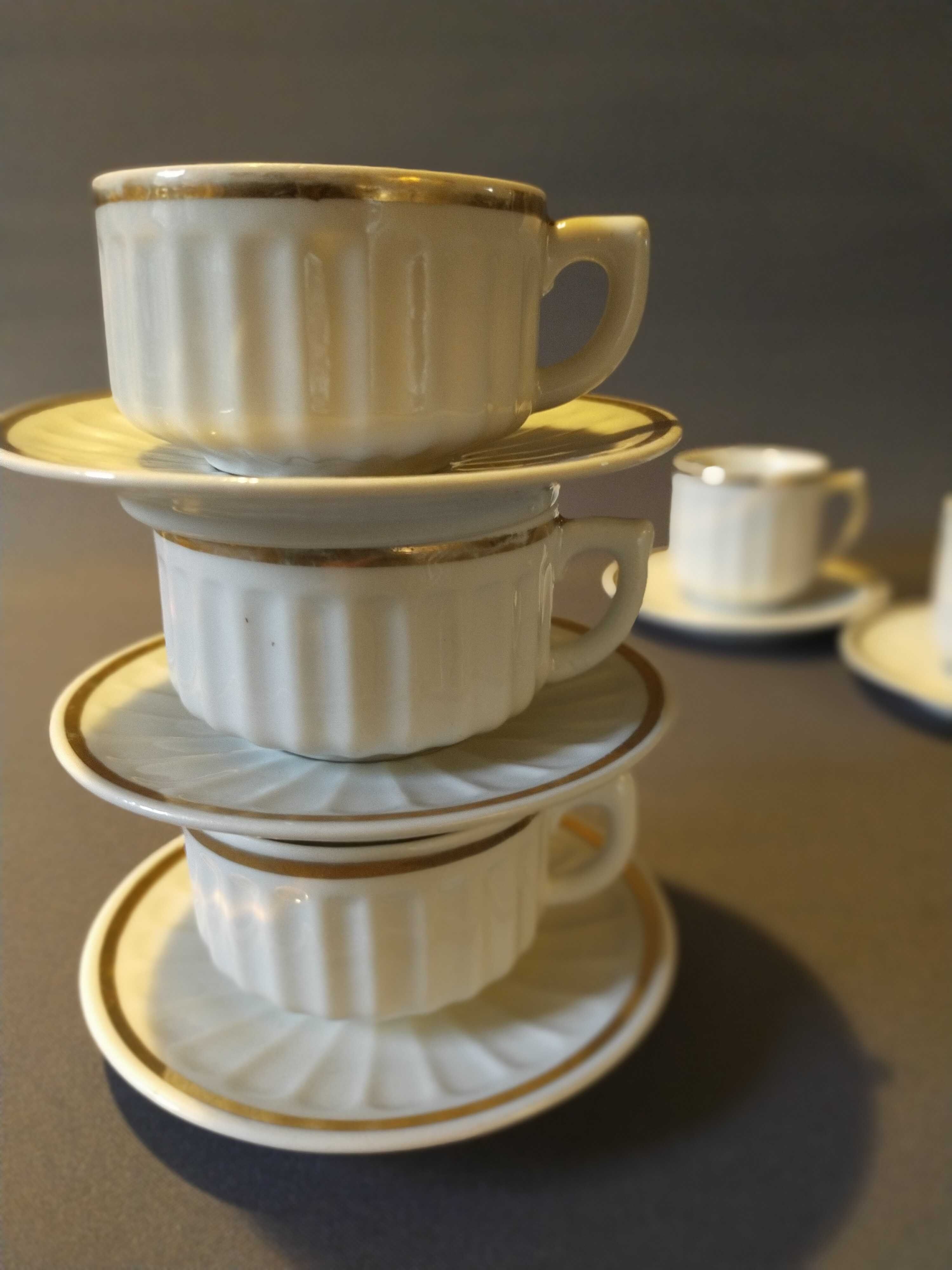 5 cups and saucers of fluted porcelain | Selency