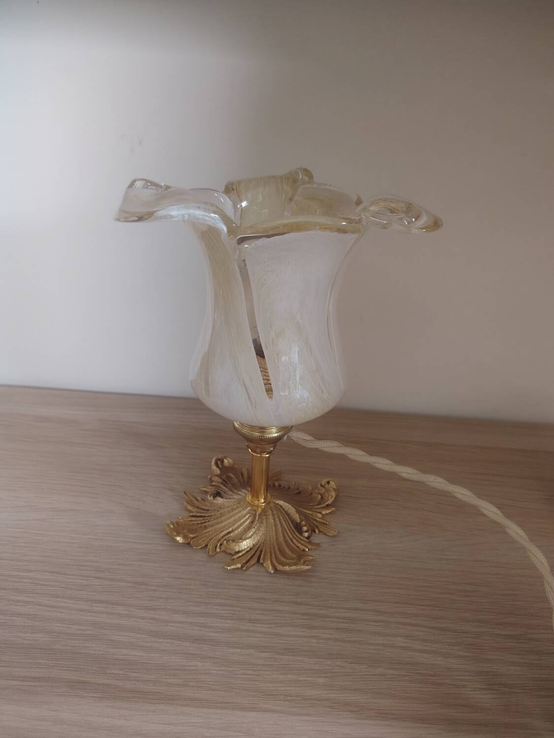 Lampe de chevet en verre de Murano formant une fleur | Selency