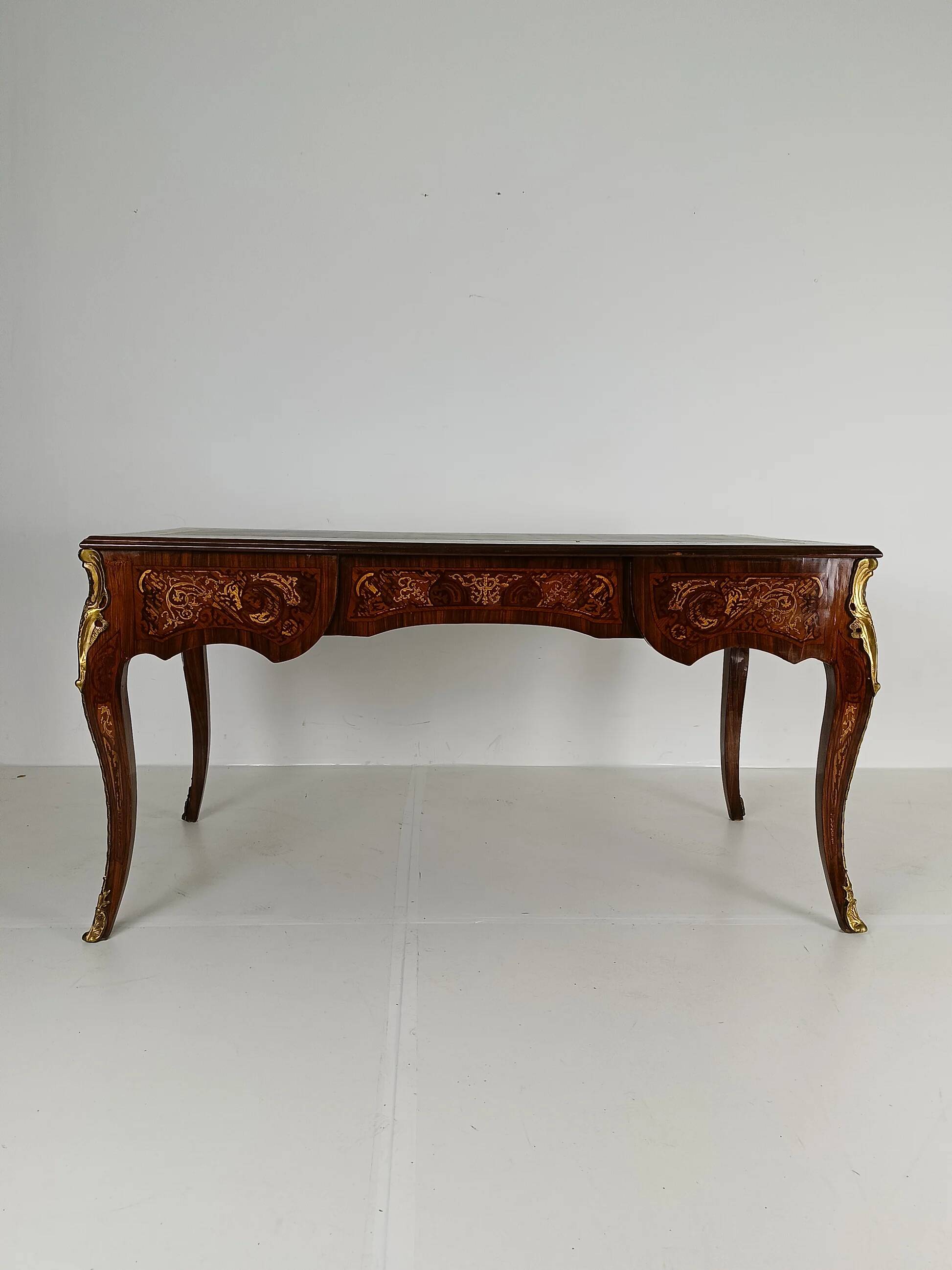 Bureau plat double face en acajou et palissandre de style Louis XV ...