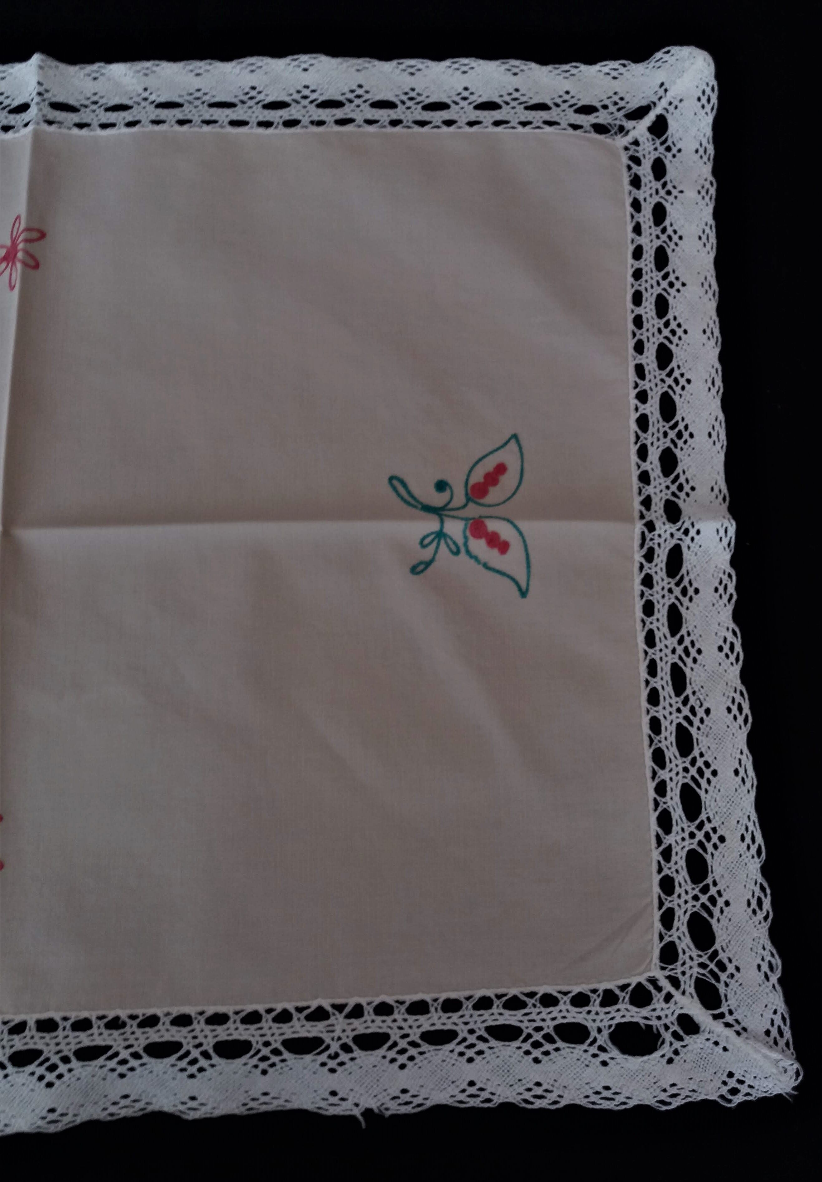Napperon rectangulaire ancien broderie point de tige coton rose | Selency