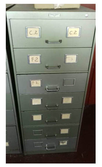 Colonne en métal à tiroirs | Selency