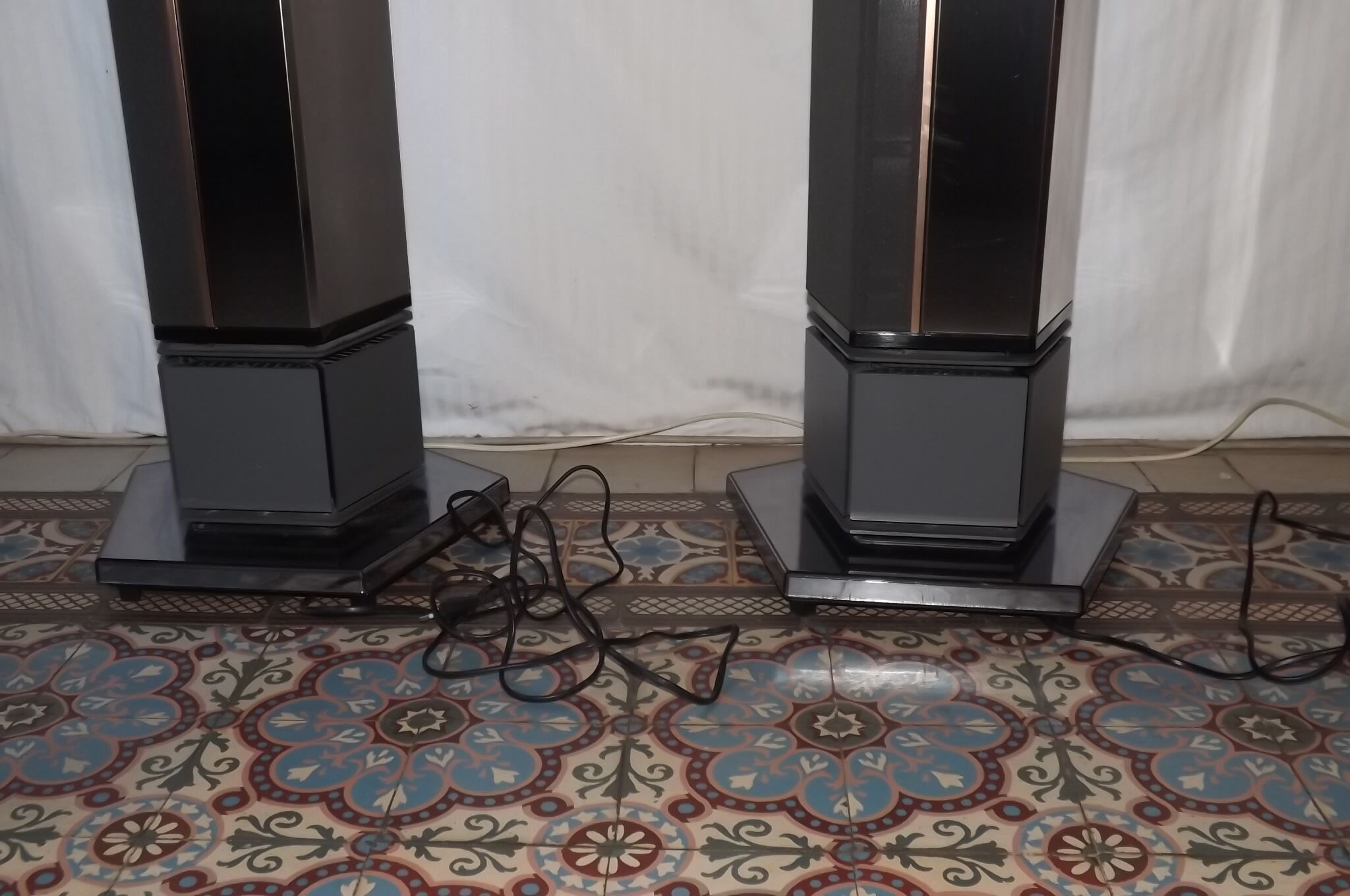 Paire d'enceintes colonne Bang et Olufsen Beolab type 6631 1988 vintage ...