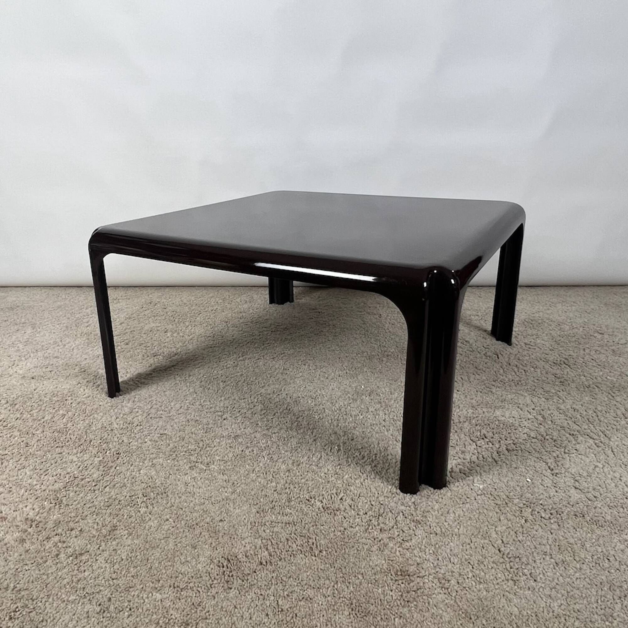 Table Iconique Arcadia80 de Vico Magistretti pour Artemide, années 60 ...