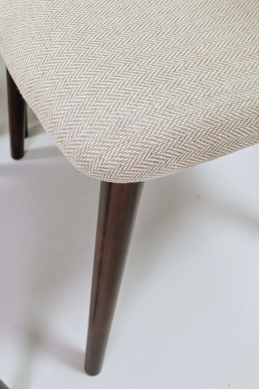 Dining chairs set of 8 heritage herringbone pattern | Selency