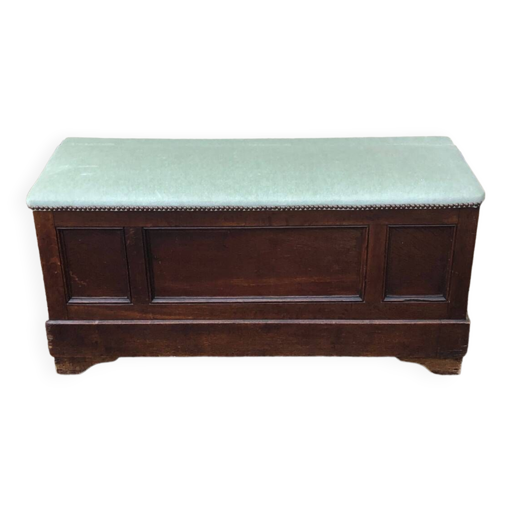 Coffre ancien en bois et tapisserie | Selency