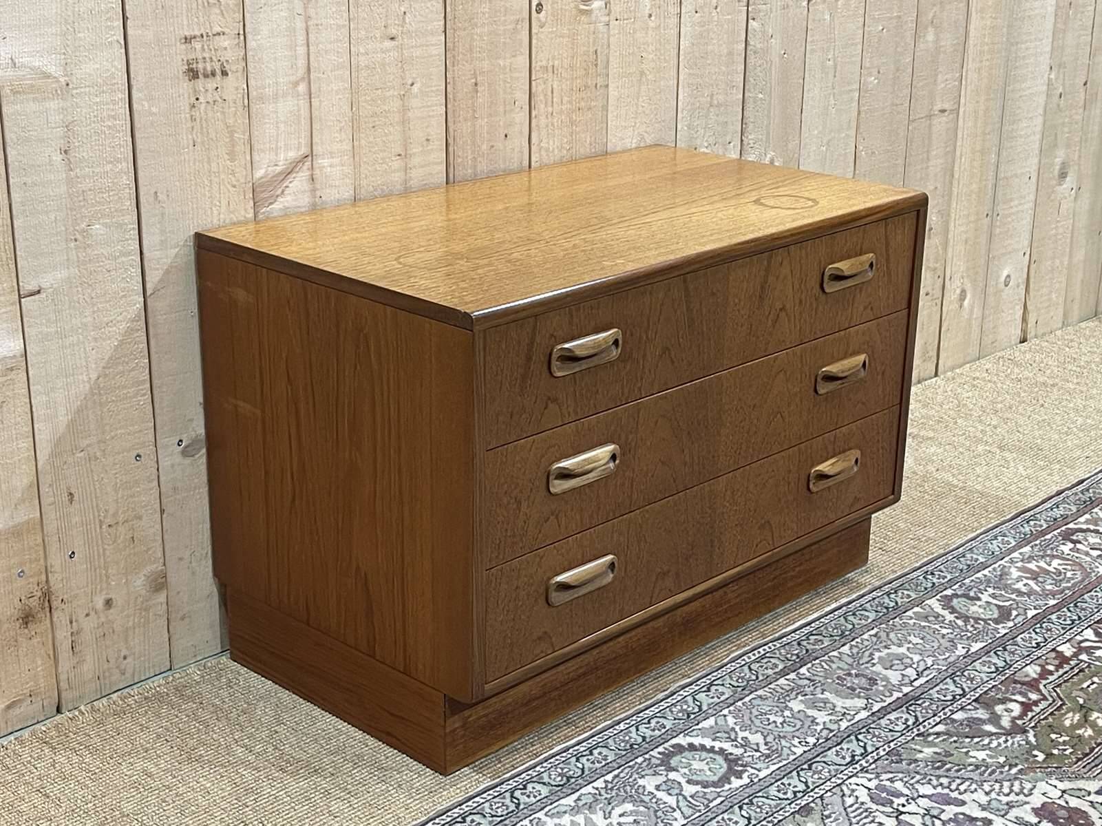 Low 3-drawer chest of drawers from the GPlan brand in teak from the 70s ...