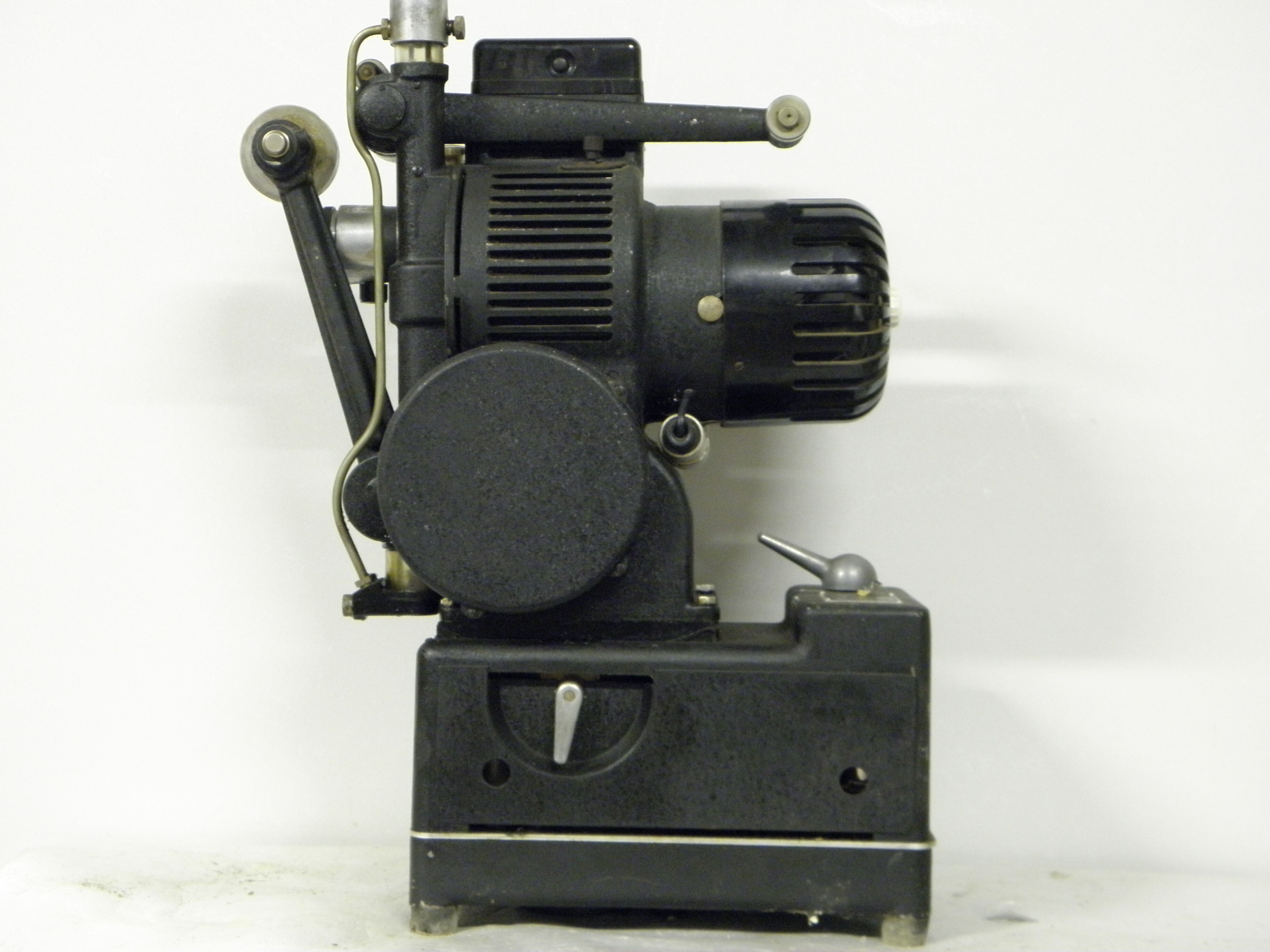 Projecteur sonore film cinéma 16 mm Andre Debrie MB 15 | Selency