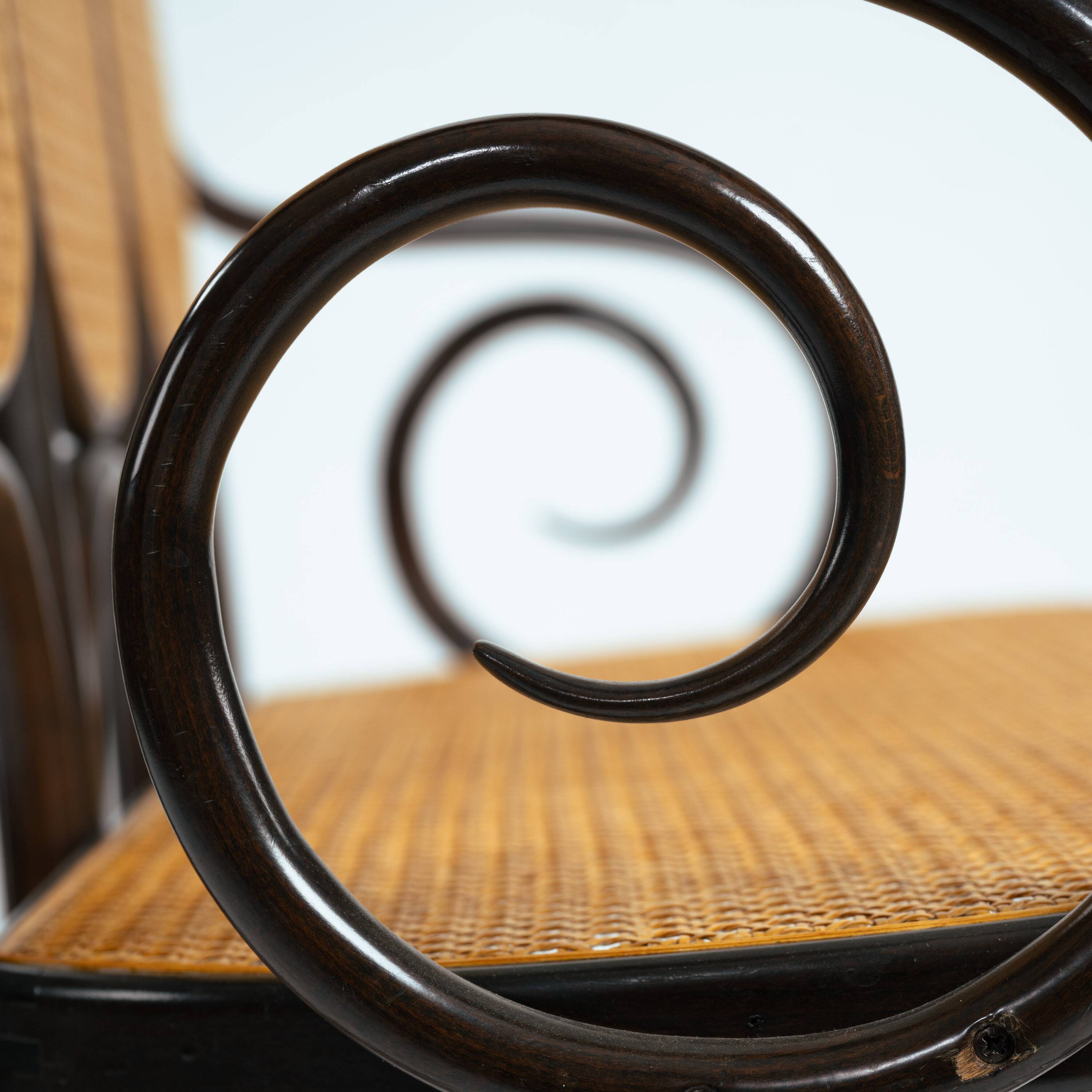 Banc Thonet en paille de Vienne, canapé Long John, Vienne, années 1920 | Selency