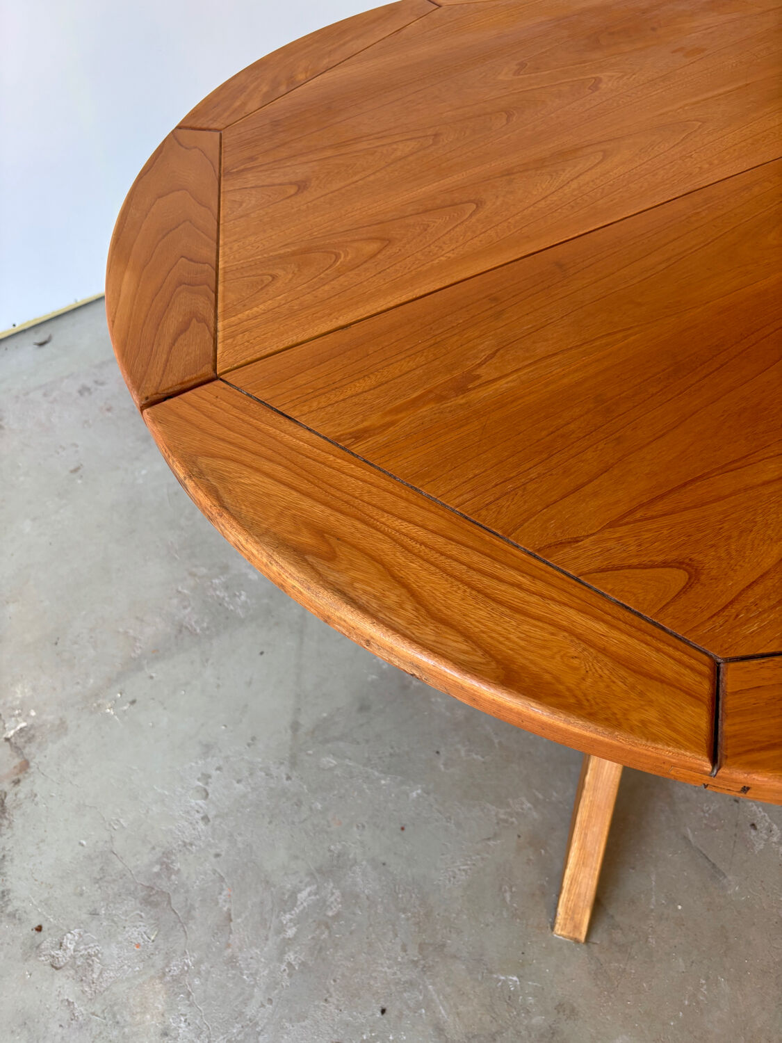 Table à manger ovale extensible design en Orme massif vintage | Selency