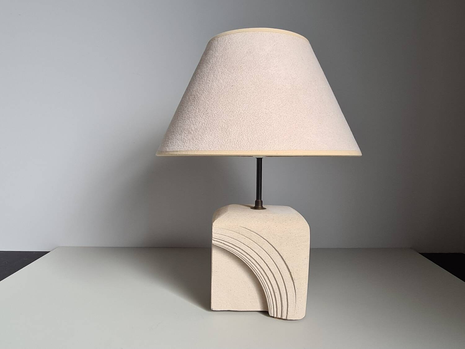 Albert Tormos style sculpture lamp in white stone / 60s / art ...