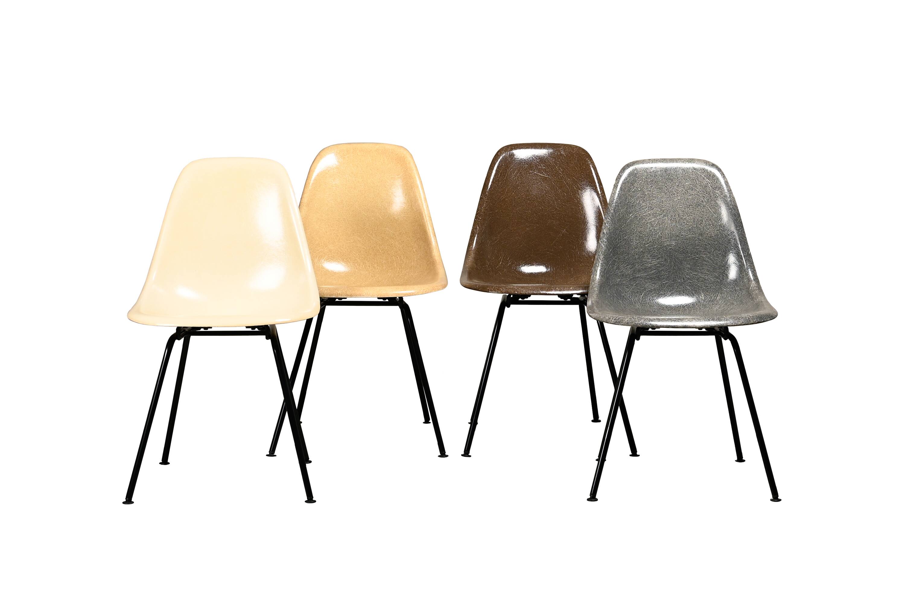 Ensemble de chaises DSX multicolores de Charles et Ray Eames pour ...