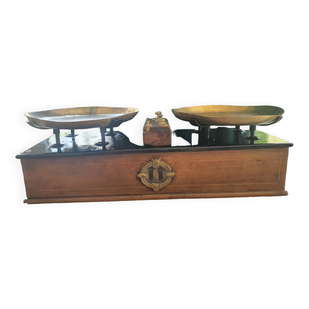 Ancienne Balance Roberval, Maison Béranger à La Mulatière, Lyon Avec ...