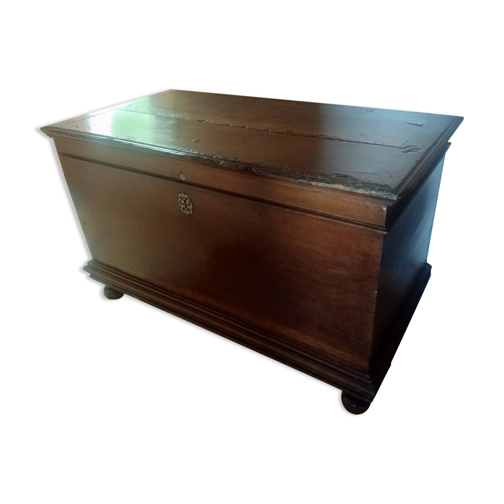 Coffre XIXè en noyer massif | Selency