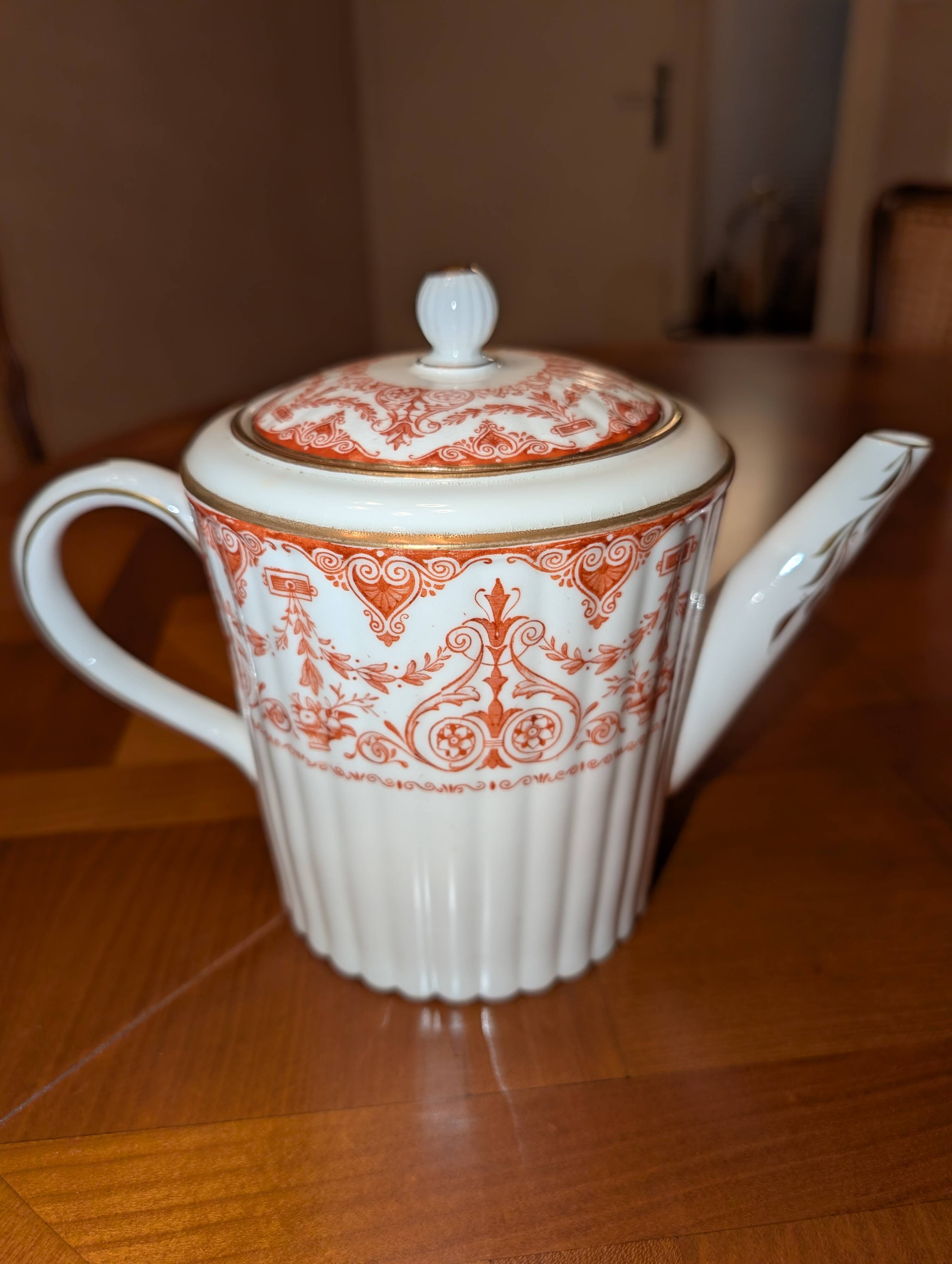 Service à café Wedgwood corail et doré de style Néo-classique - 27 ...