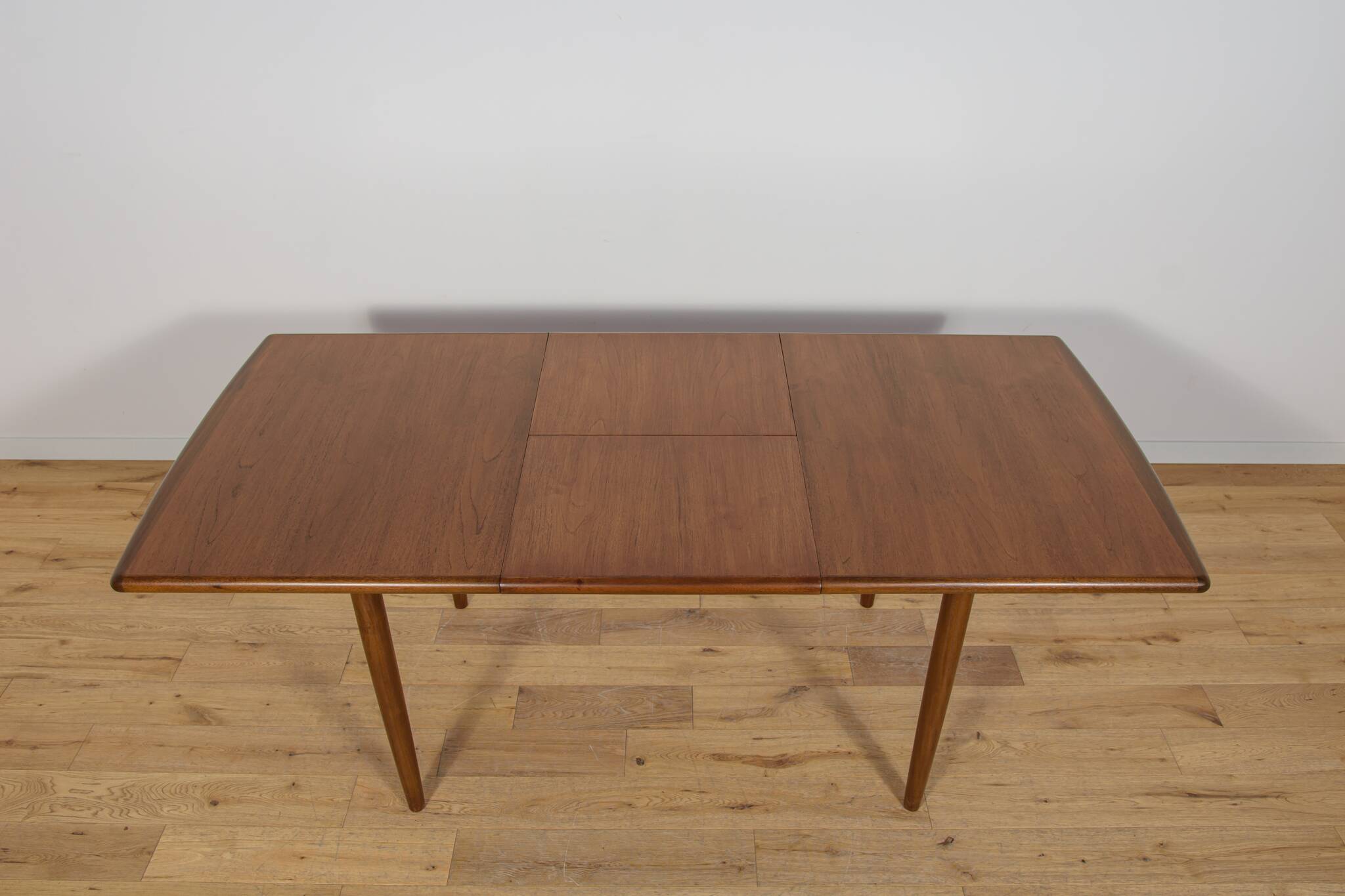 Table à manger rectangulaire extensible du milieu du siècle de Meredew ...