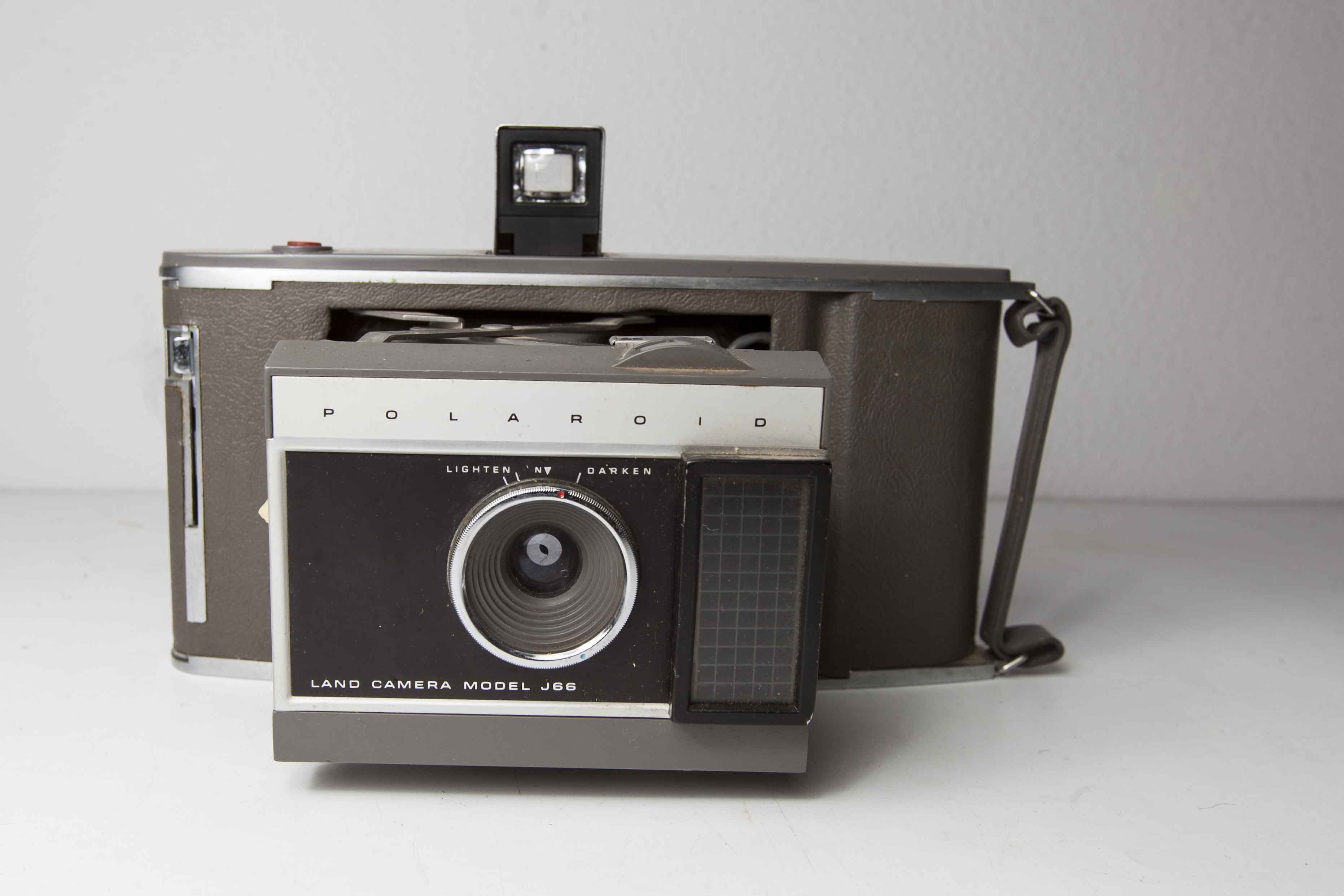 Polaroid Land camera model J66 | Selency