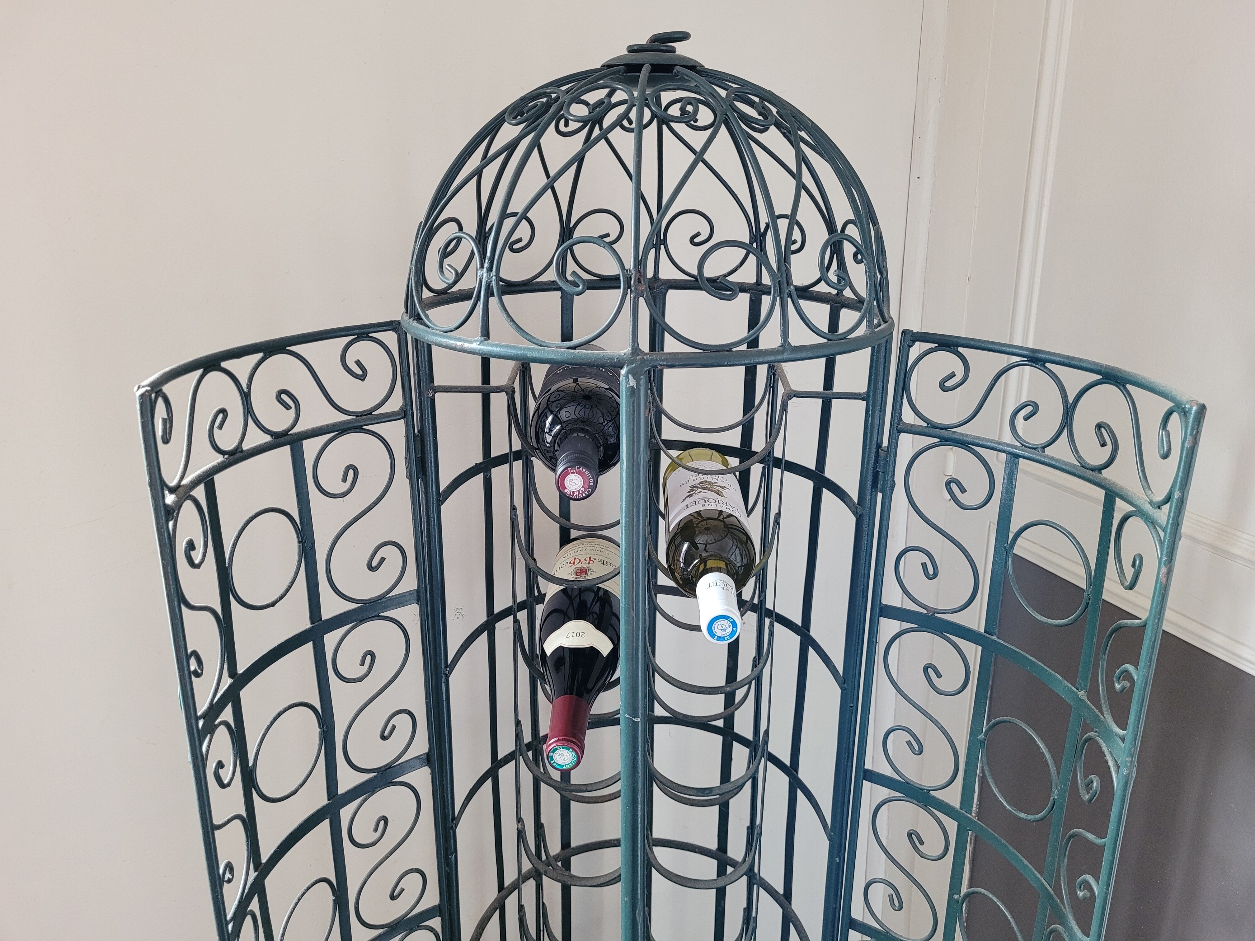 Ancien range bouteilles en fer forgé | Selency