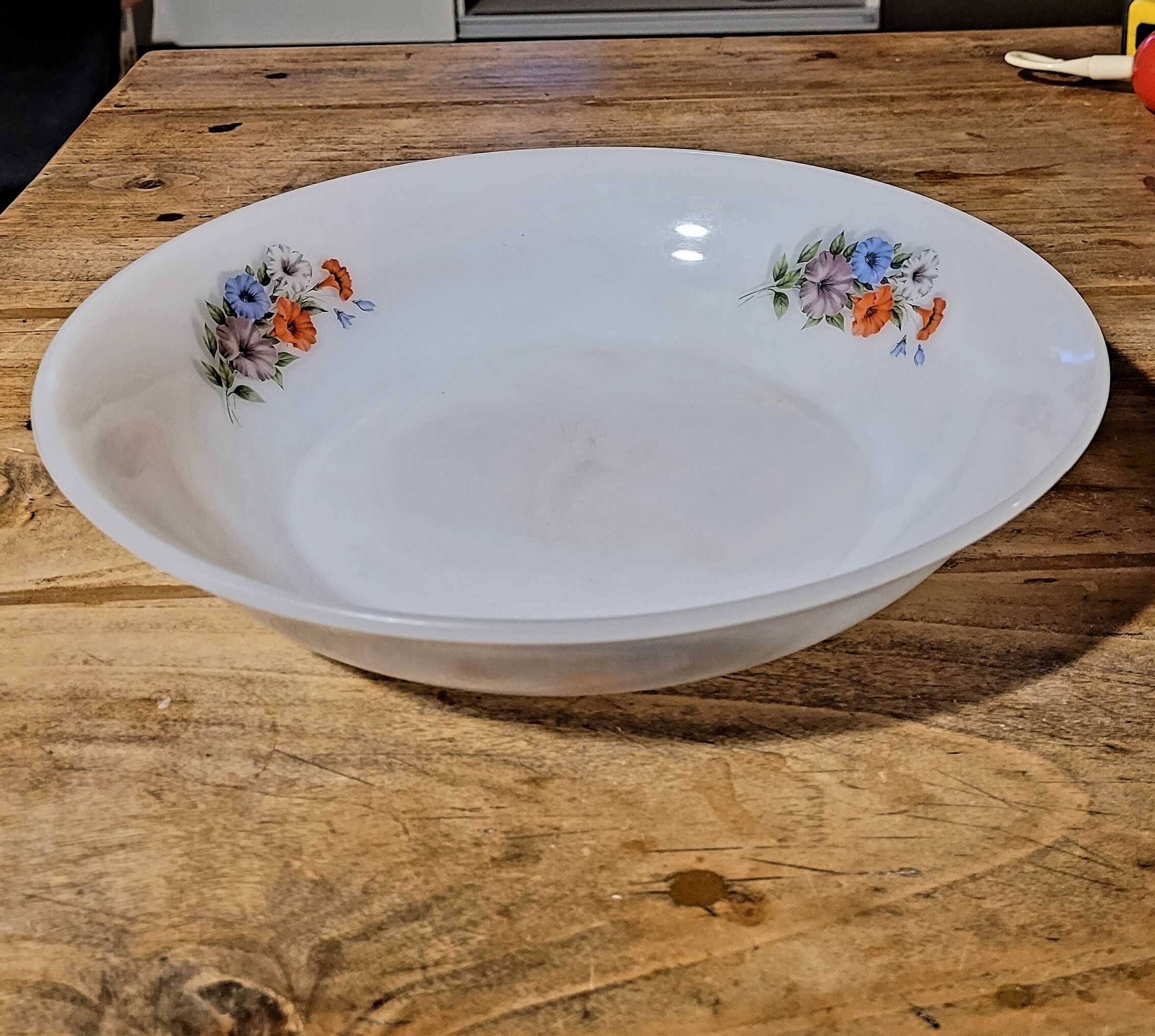 Plat rond creux Arcopal Fleurs de France vintage | Selency