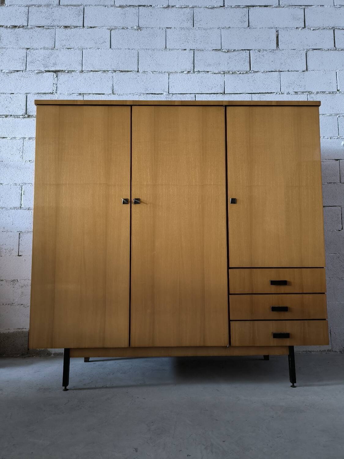 Armoire André Simard vintage | Selency