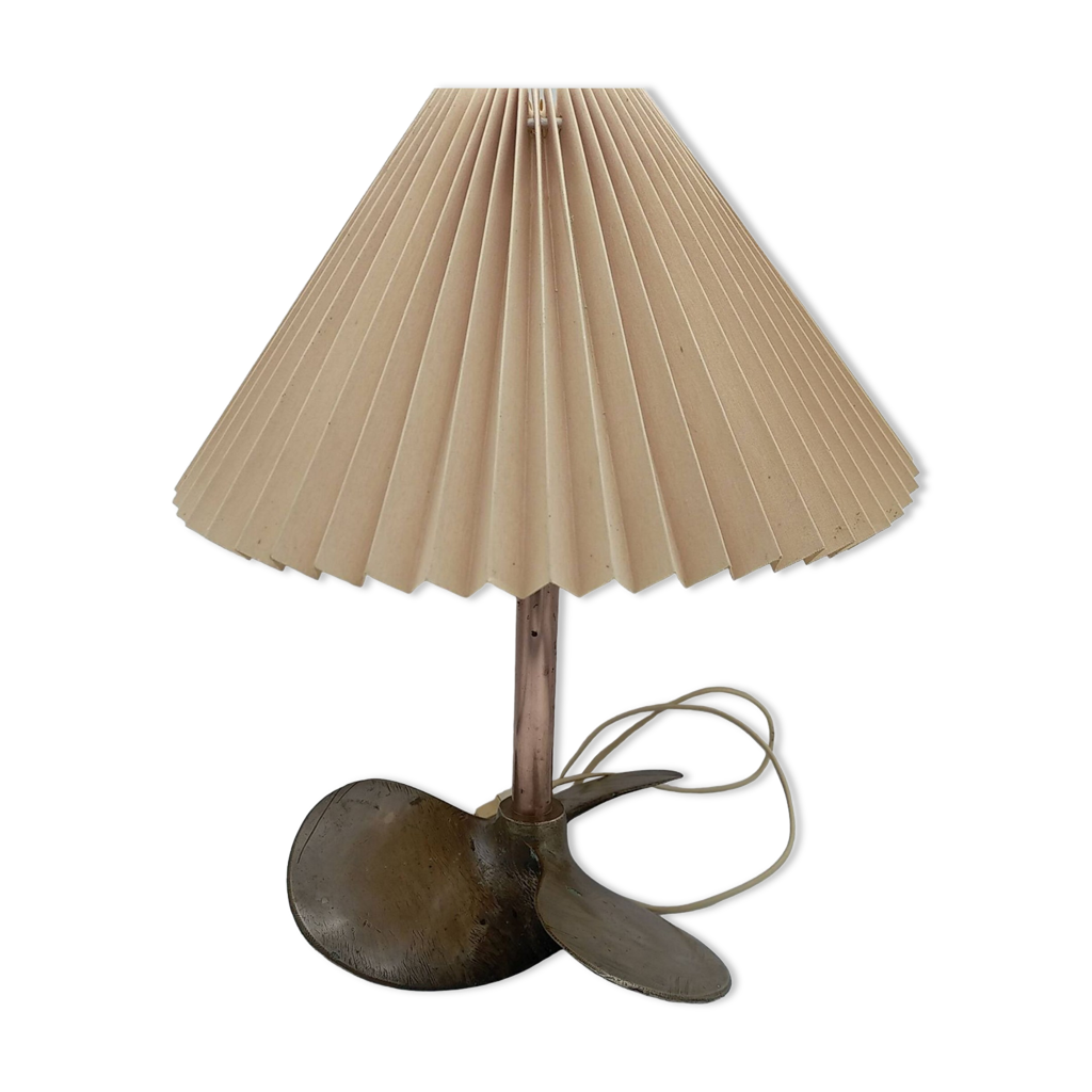 Lampe à pied d' hélice ancienne en bronze . | Selency