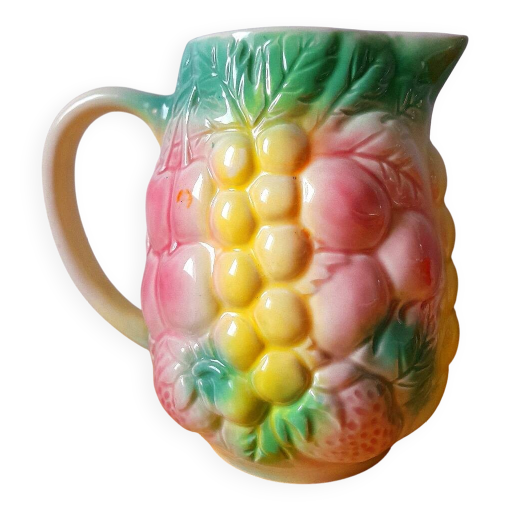 Pichet en barbotine fruits, 1960. | Selency