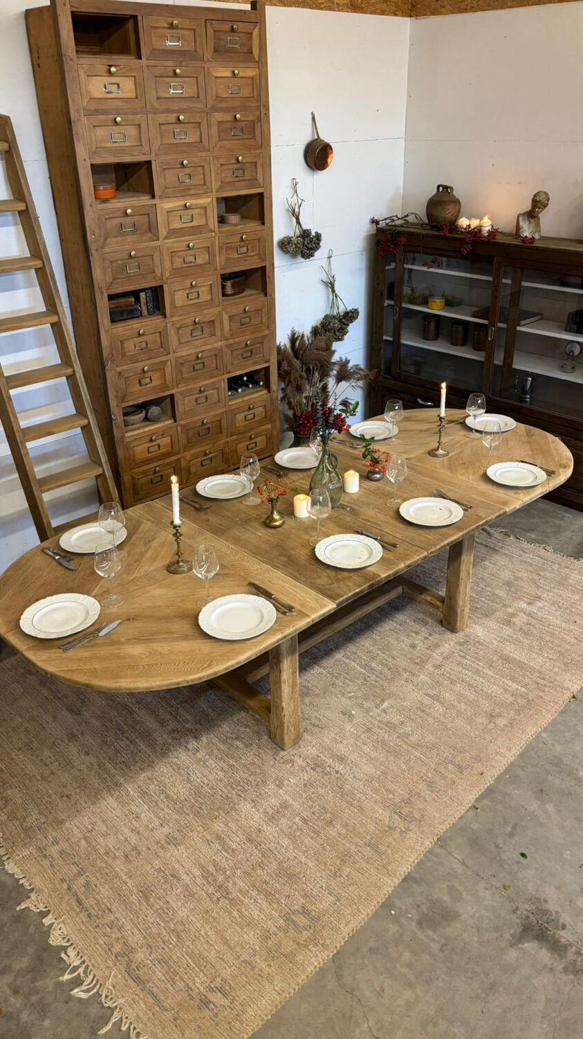 Table ovale en vieux chêne massif extensible | Selency