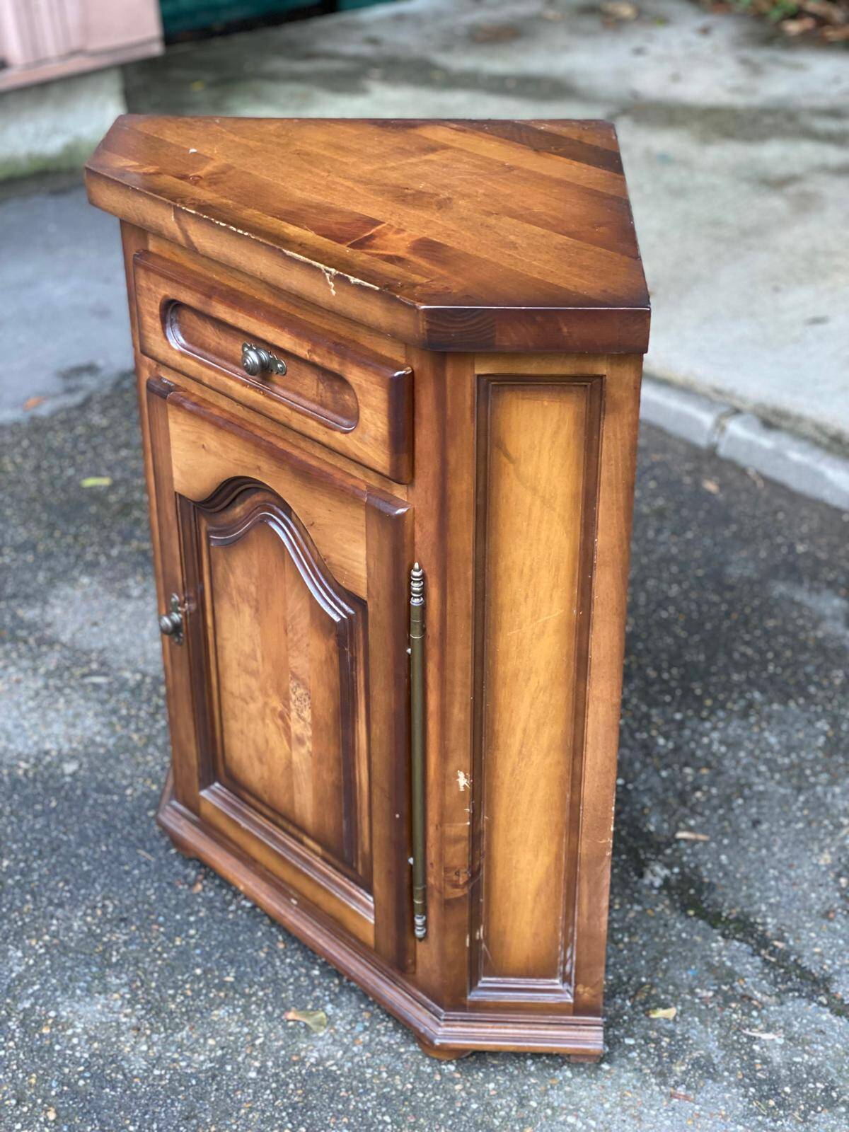 Buffet anglais en bois meuble TV d'angle en bois massif | Selency