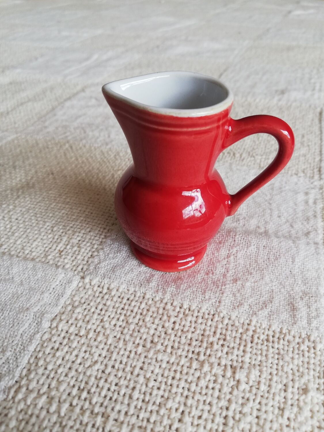 Pichet miniature rouge intérieur blanc | Selency