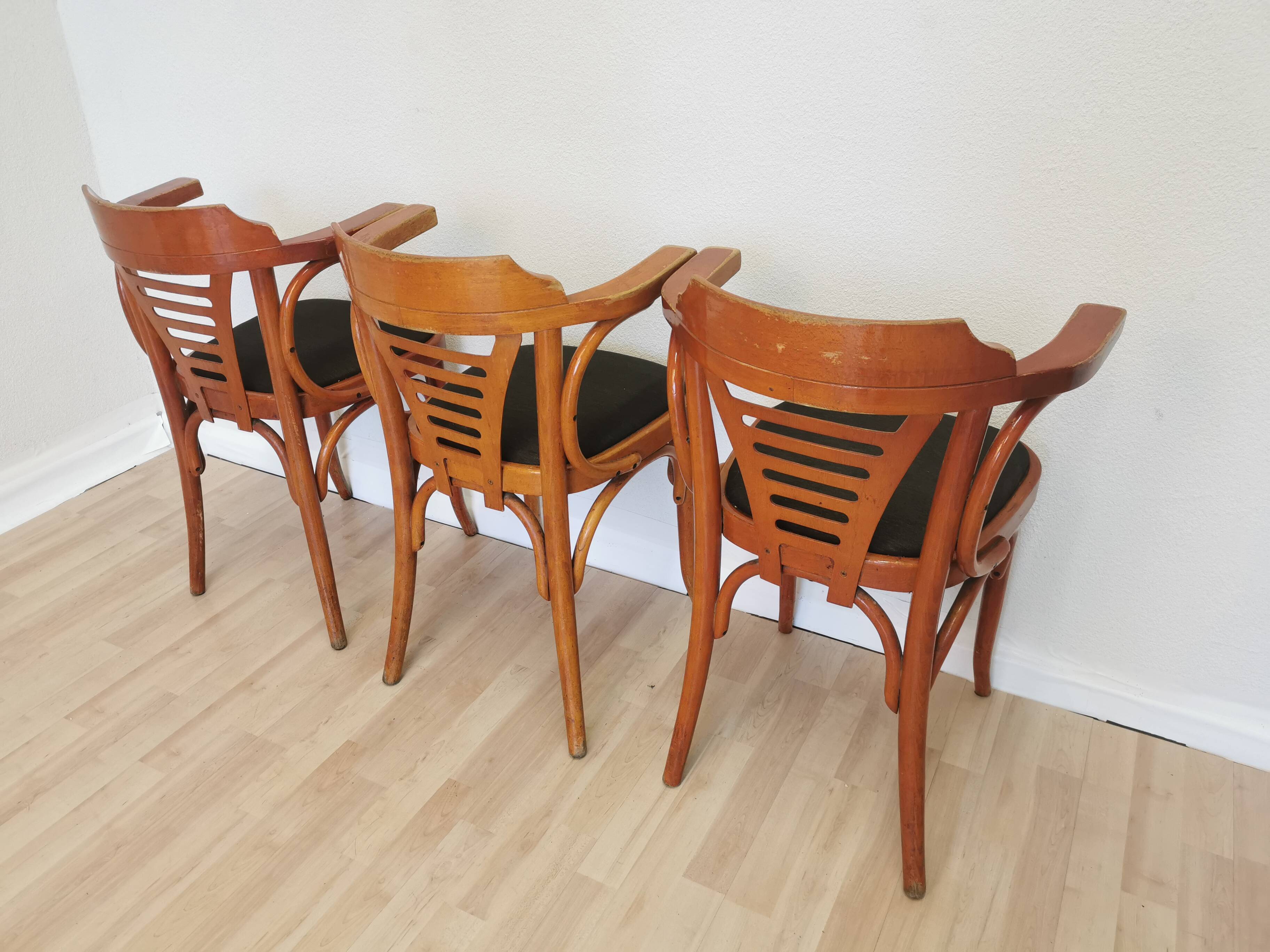 Fauteuils vintage en bois courbé - Lot de 3 - Style pub irlandais du milieu du siècle | Selency