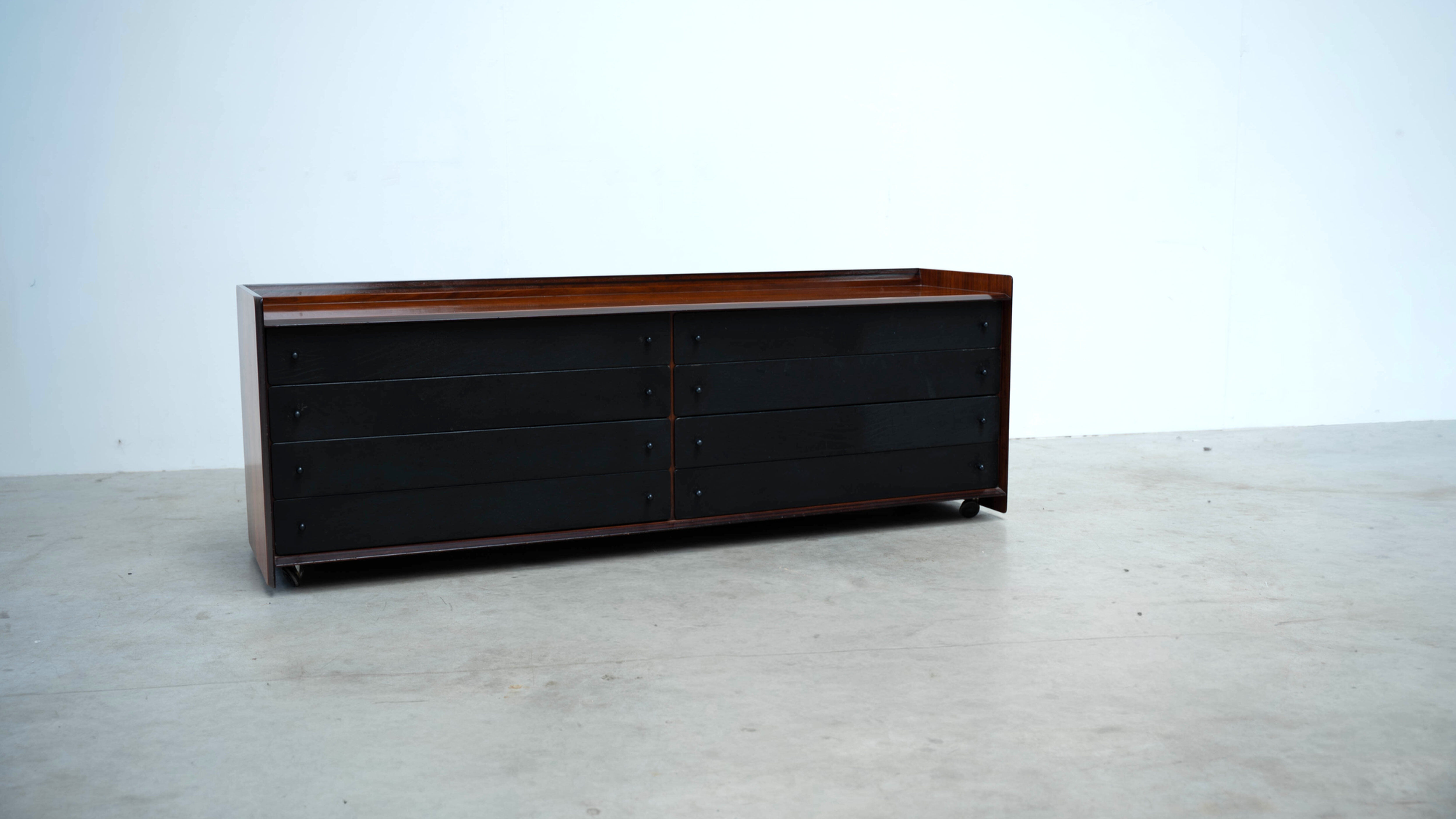 Rare buffet en palissandre par Afra Tobia Scarpa pour Maxalto | Selency