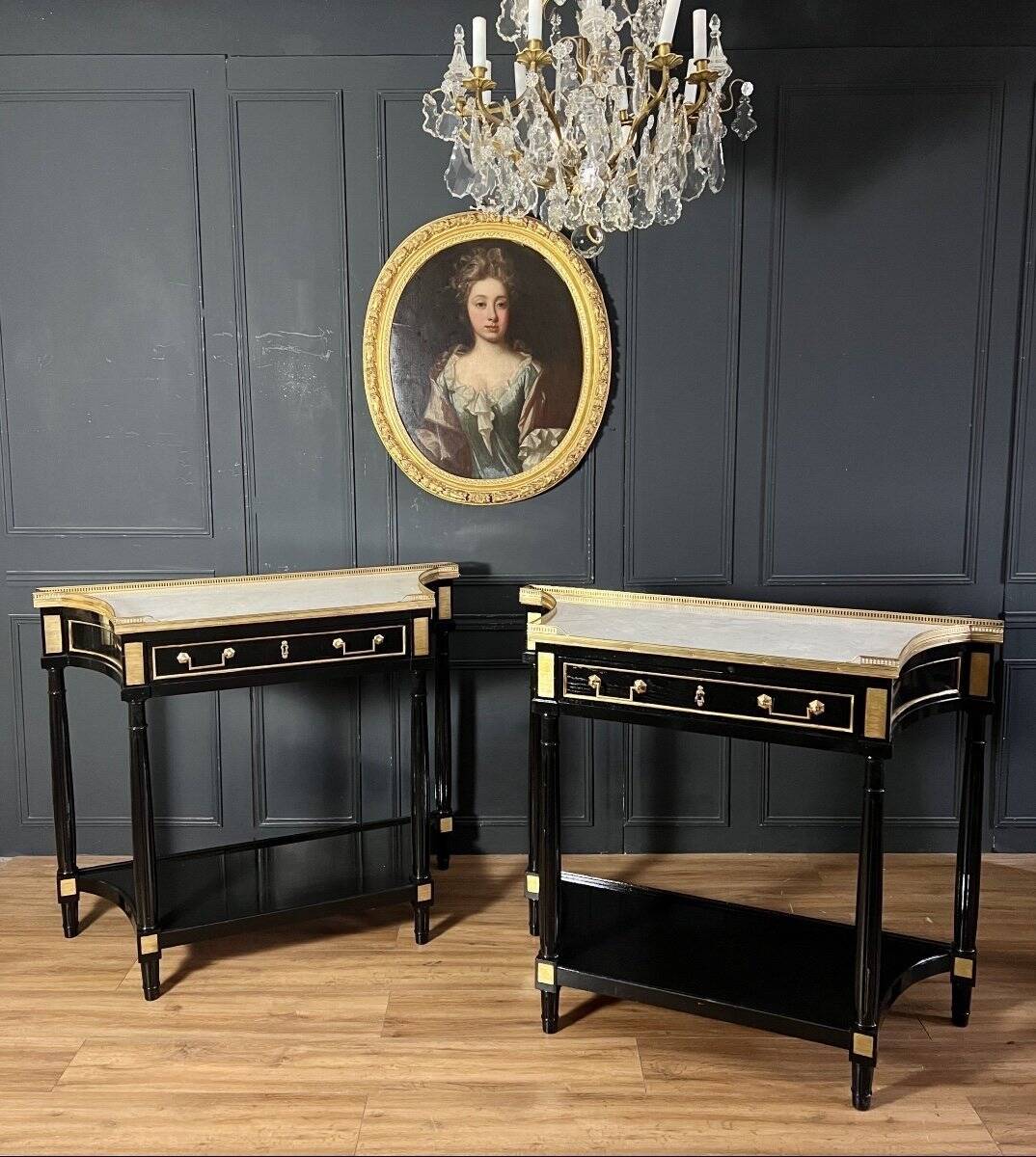 Paire De Consoles En Bois Laqué Noir De Style Louis XVI | Selency