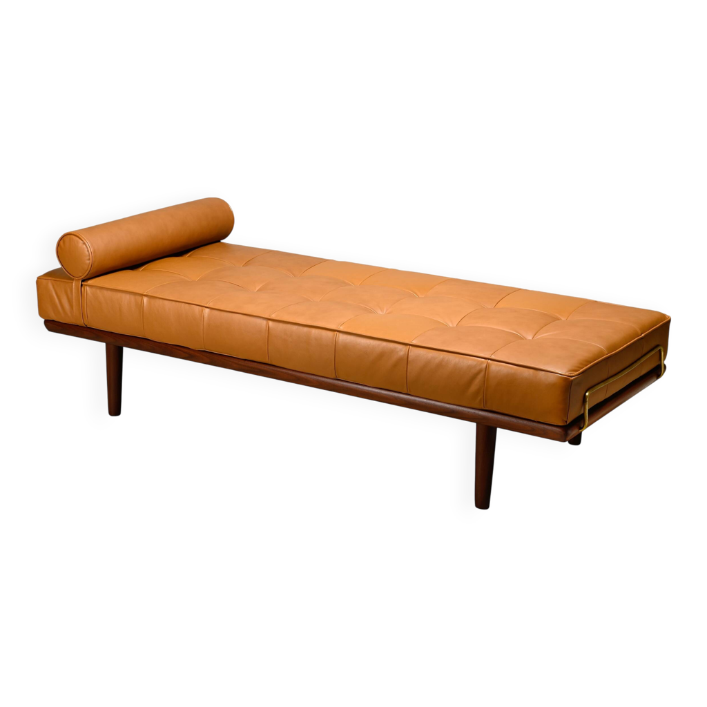 Lit de repos GE19 Hans J. Wegner en teck et cuir camel pour Getama ...