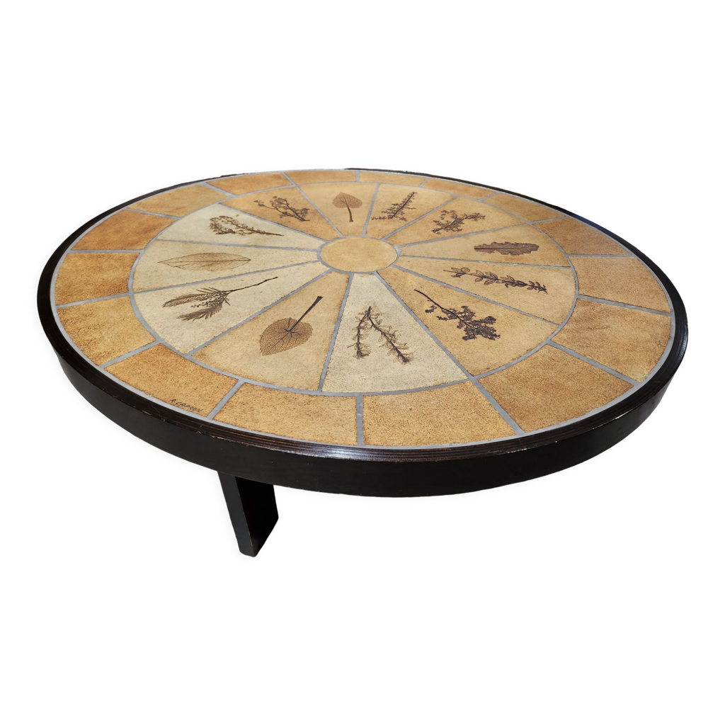 Table basse ovale signée Roger Capron | Selency