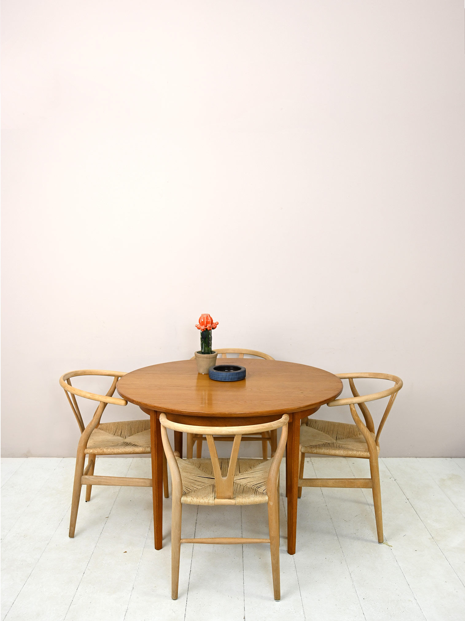 Table ronde extensible scandinave des années 60 | Selency