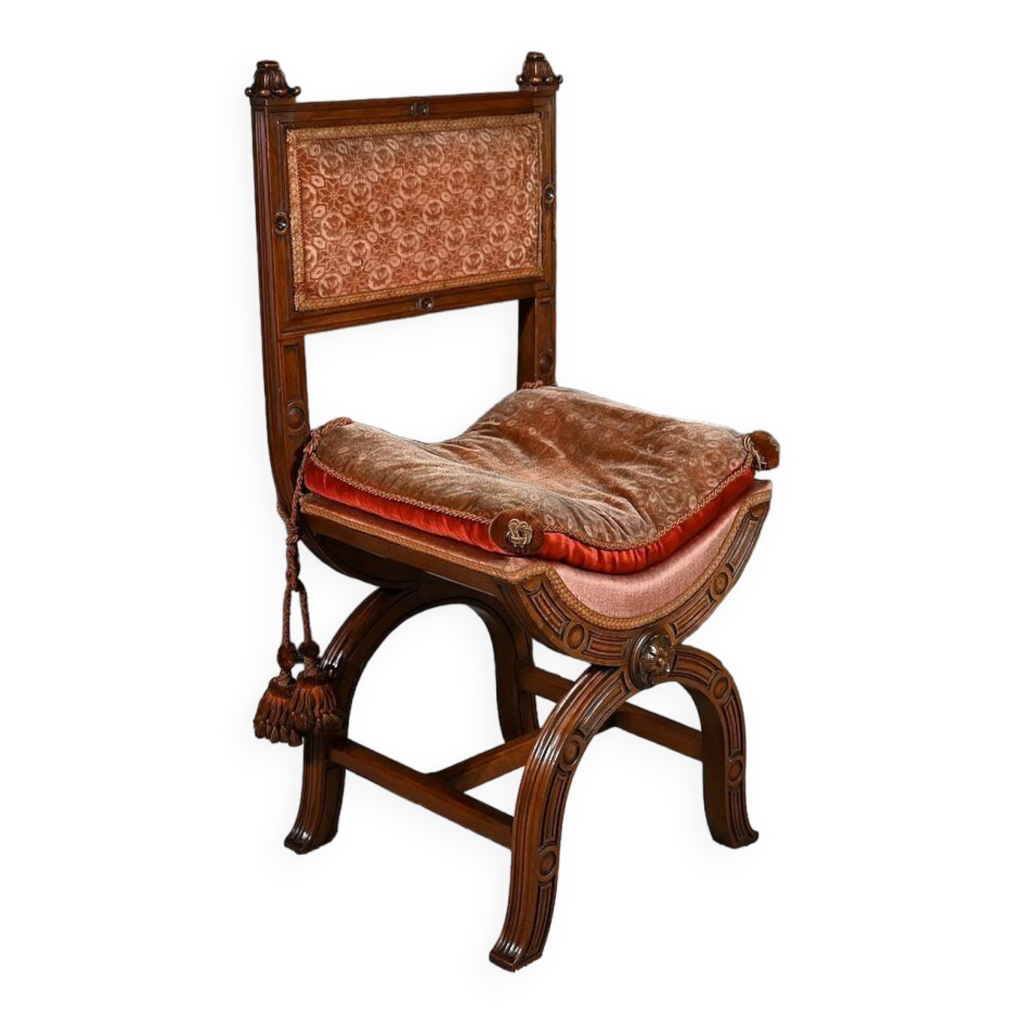 Chaise Curule en Noyer massif, goût Renaissance – Fin XIXe | Selency