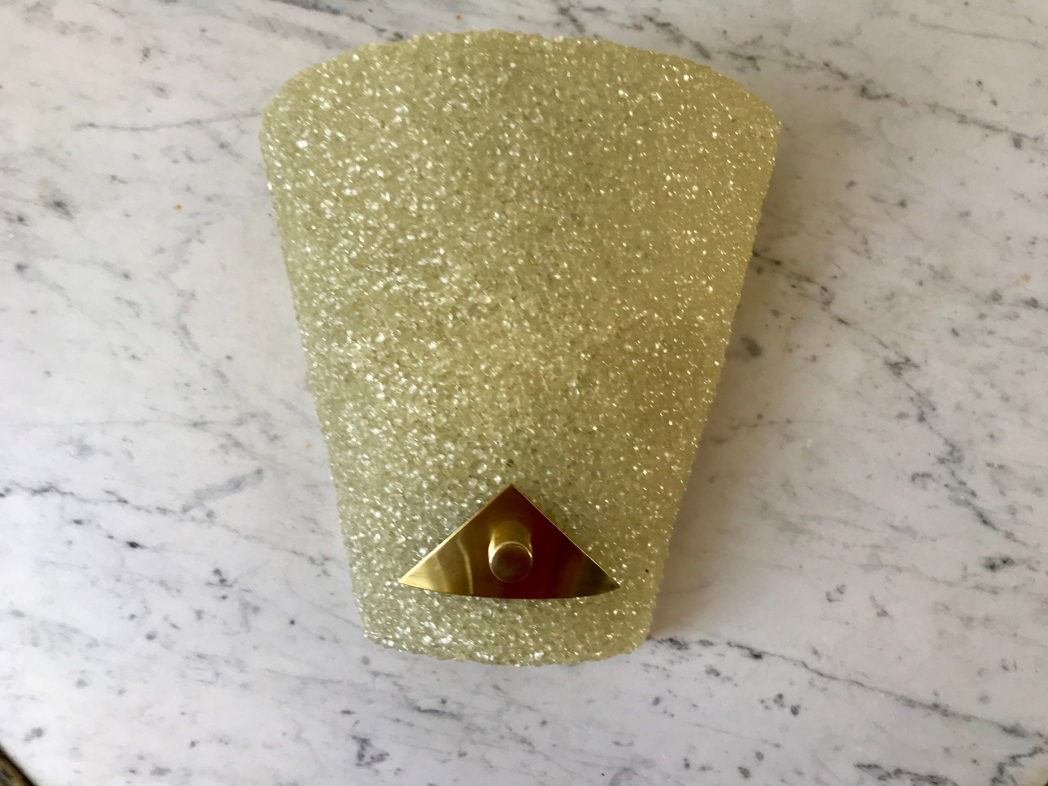 Applique murale en plexi jaune et métal doré années 60-70 | Selency