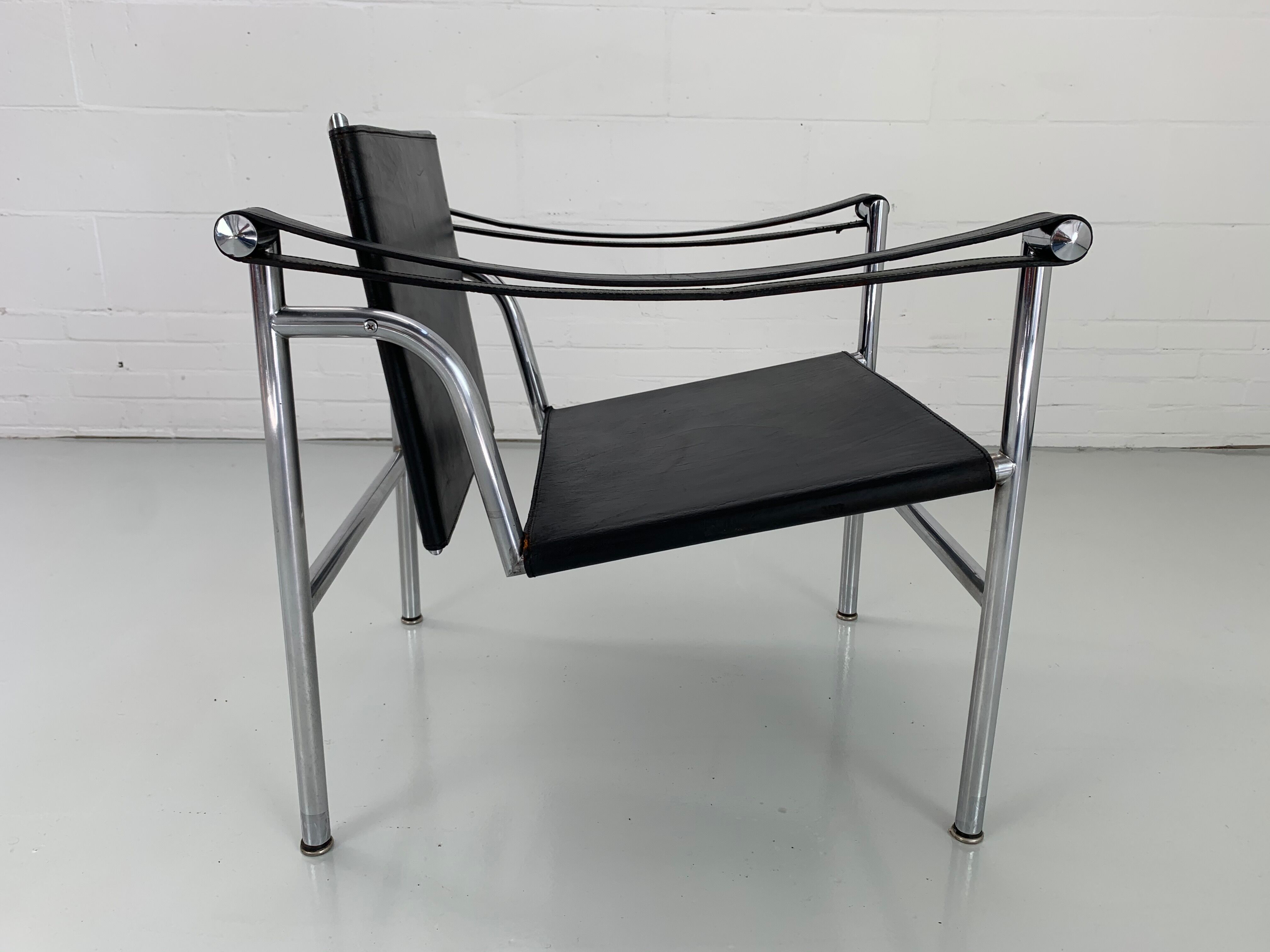 LC1 chair by Le Corbusier | Selency