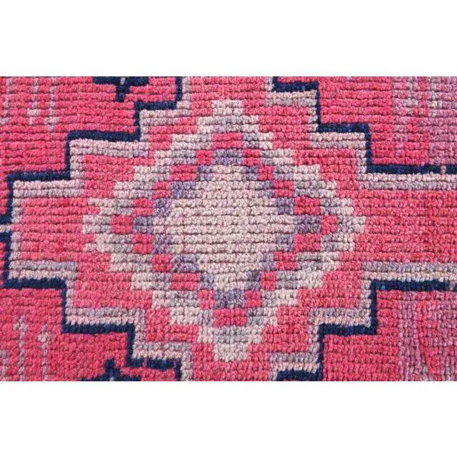 Tapis couloir vintage turc Oushak fait à la main en laine et coton rose ...